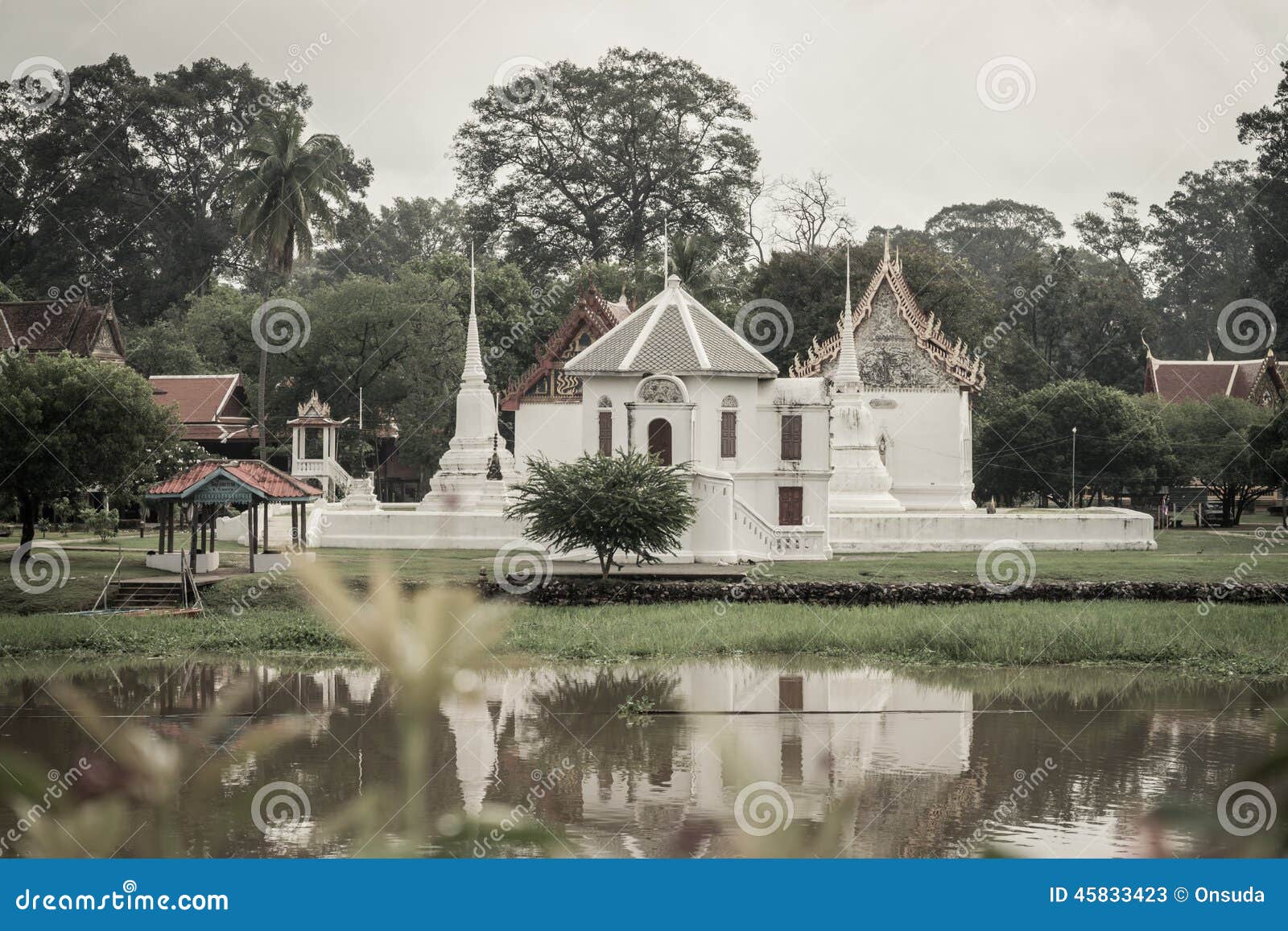 Wat Bot Manorom, Uthaithani Stock Image - Image of temple, landmark ...