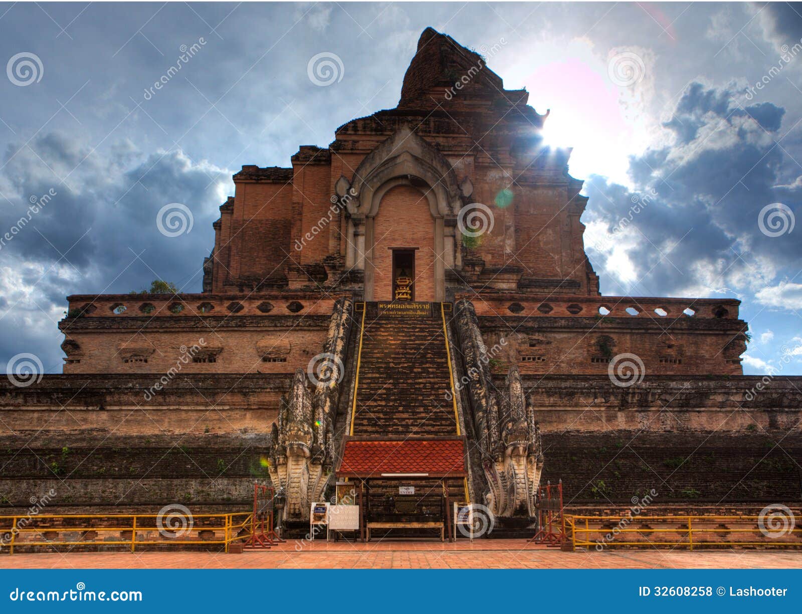Wat Chedi Luang stock photo. Image of stupa, gods, architecture - 32608258