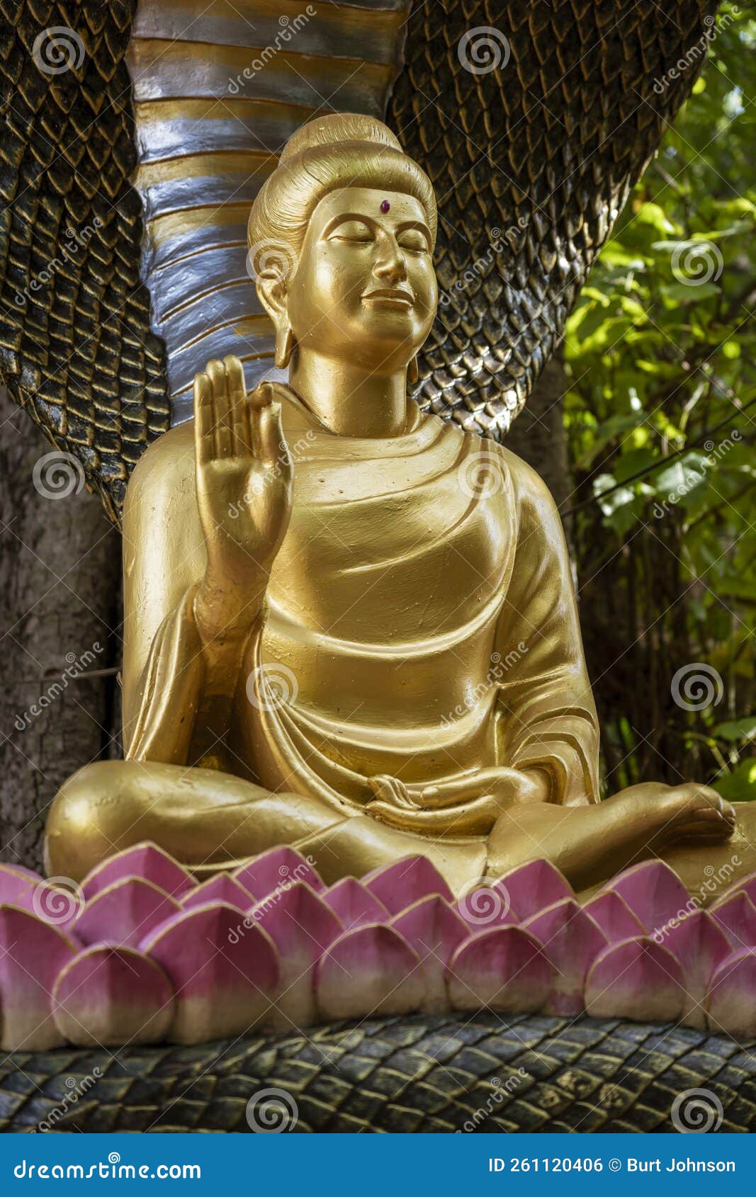 Wat Jed Yod, Built in 1497, is a Large Active Temple Where Monks Live ...