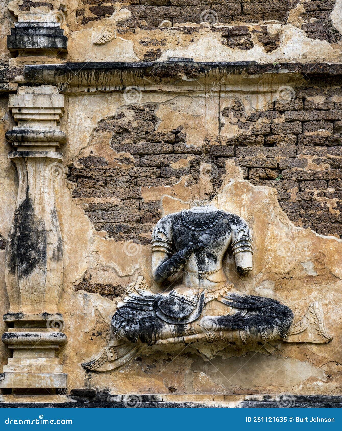 Wat Jed Yod, Built in 1497, is a Large Active Temple Where Monks Live ...