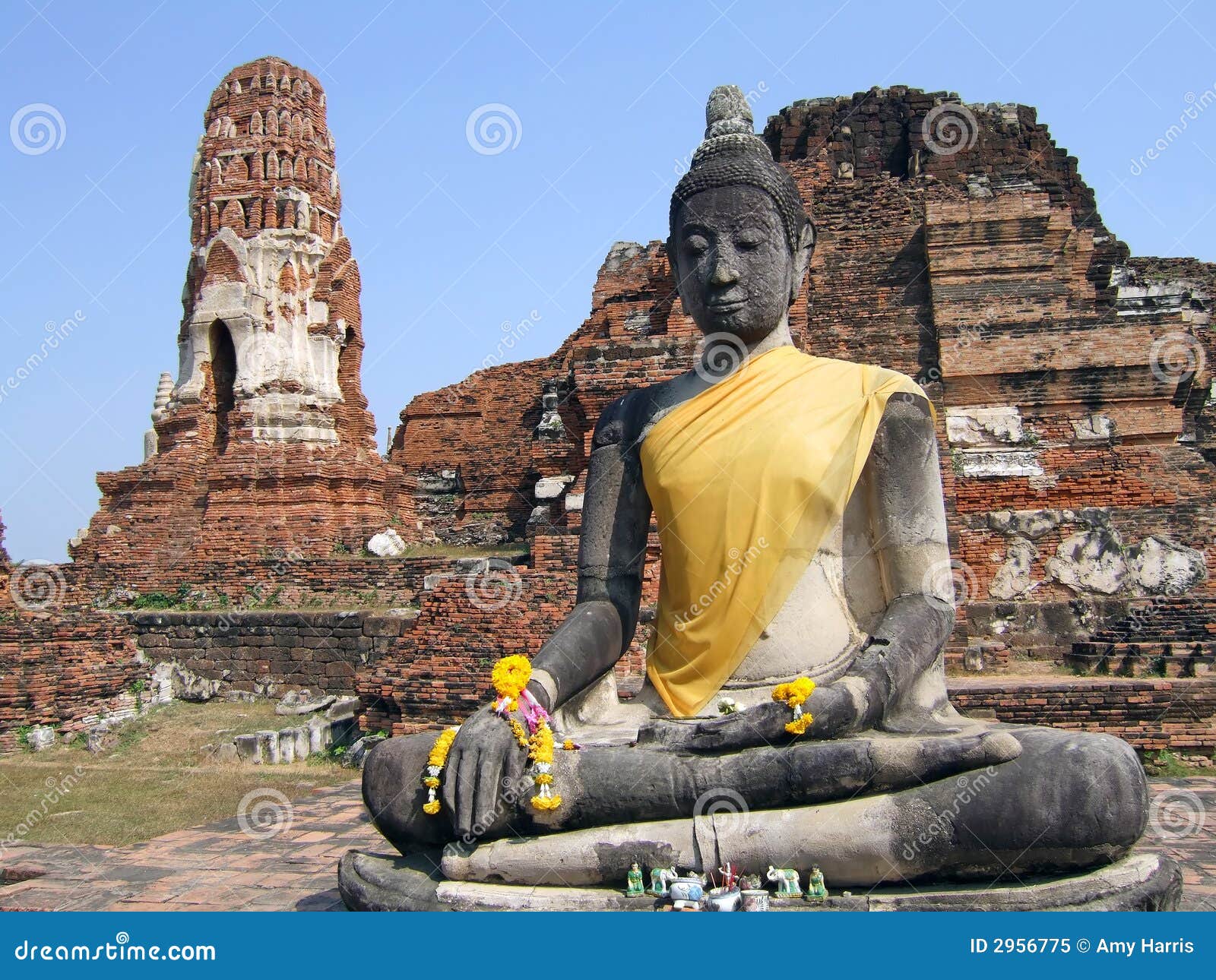 Wat Mahatat Buddha stock image. Image of stupa, budha - 2956775