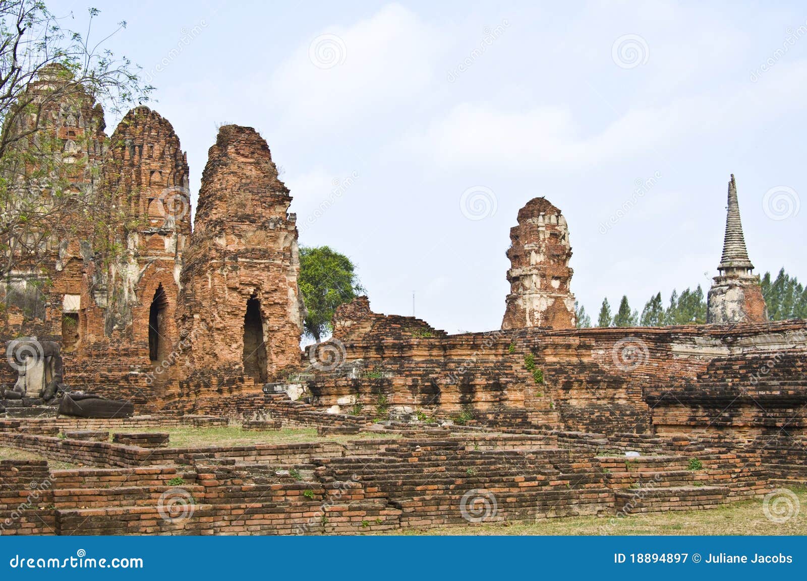 Wat Mahathat stock image. Image of temple, prayer, brick - 18894897
