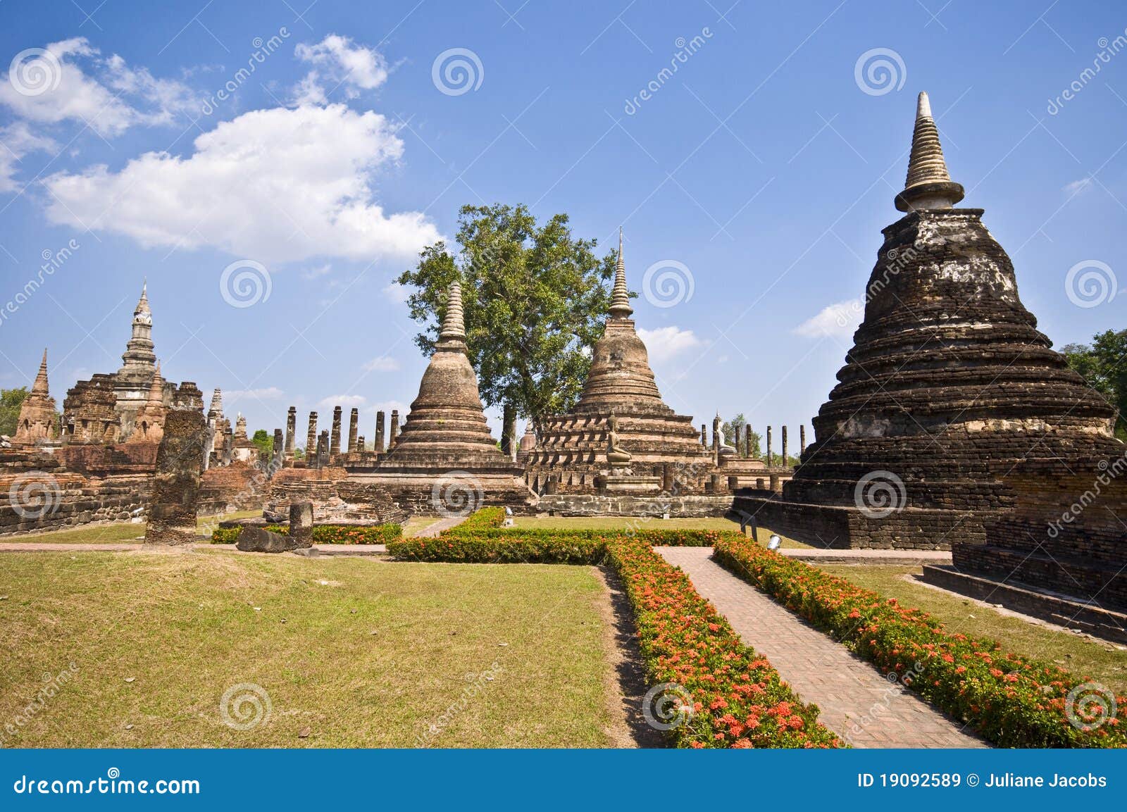 Wat Mahathat stock image. Image of mahathat, ancient - 19092589