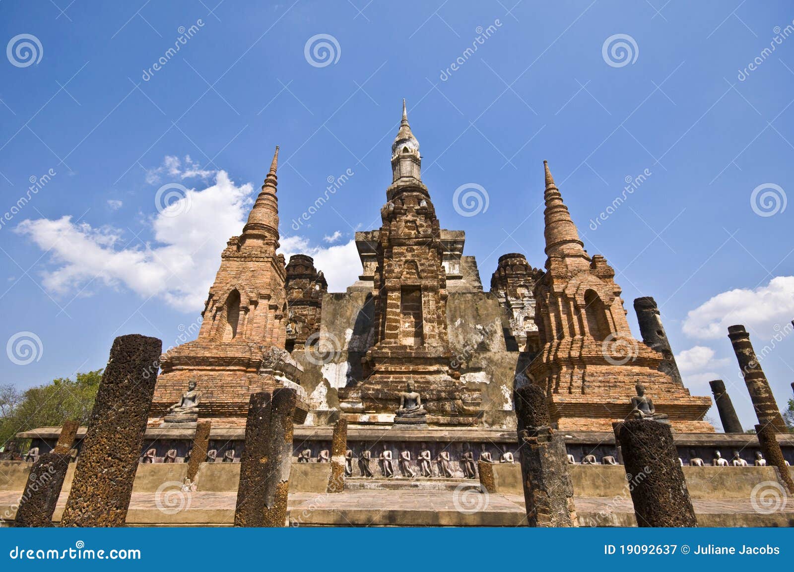 Wat Mahathat stock image. Image of park, building, mahathat - 19092637