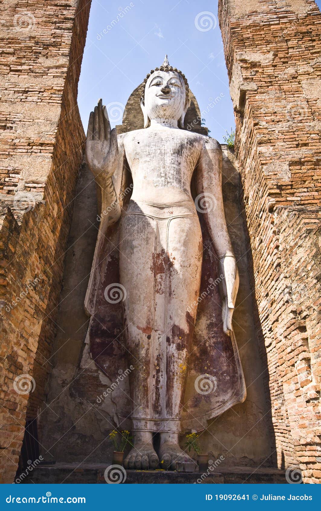 Wat Mahathat stock image. Image of religious, tropical - 19092641