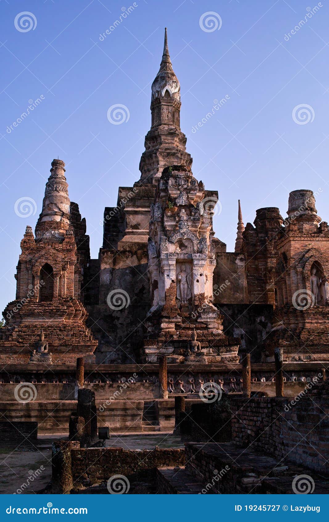 Wat Mahathat stock image. Image of ancient, thailand - 19245727