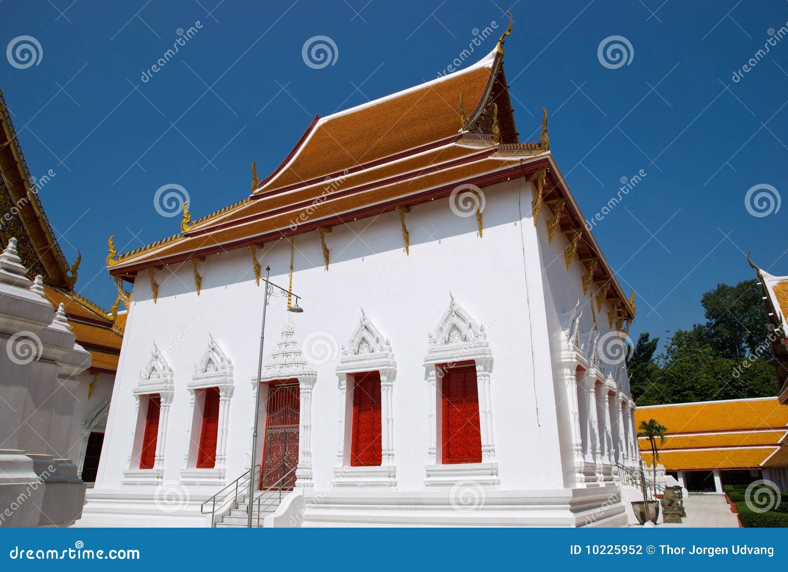 Wat Mahathat in Bangkok stock photo. Image of ratchaworamahawihan ...
