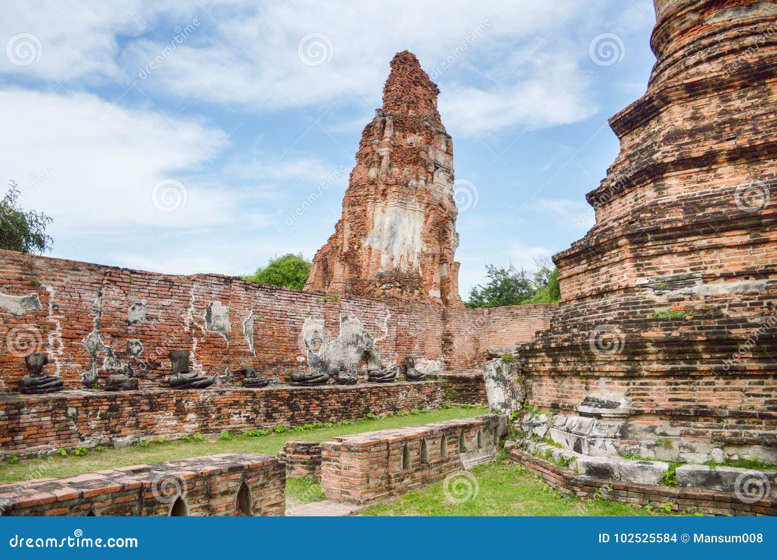 Wat Mahathat-tempel stock foto. Image of boeddhisme - 102525584
