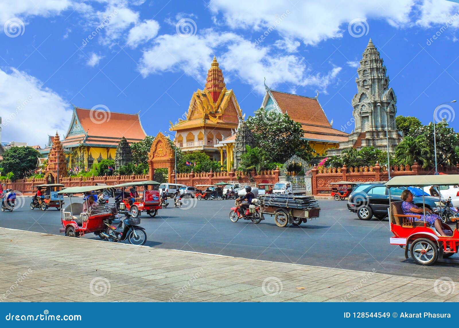 Wat Ounalom en Phnom Penh imagen de archivo editorial. Imagen de ...