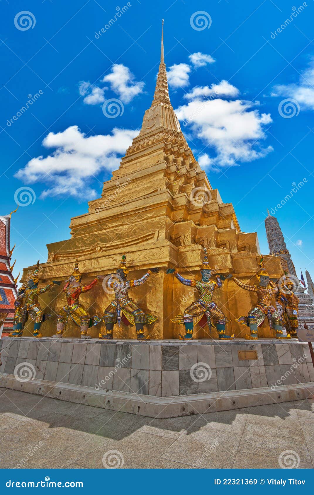 Wat Phra Kaeo Temple, Bangkok Landmark Stock Image - Image of ethnic ...