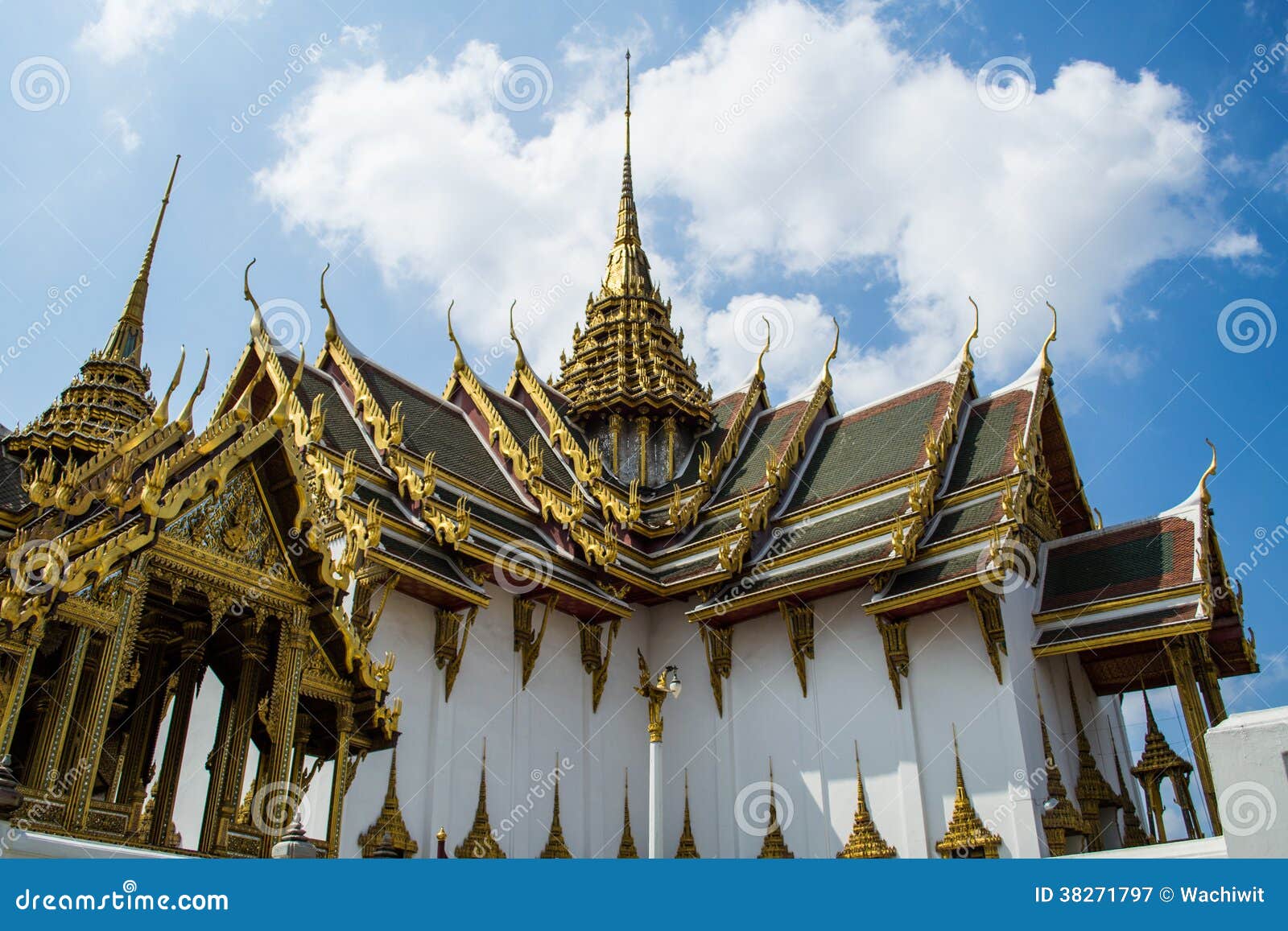 Wat Phra Kaew image stock. Image du bouddha, bouddhisme - 38271797