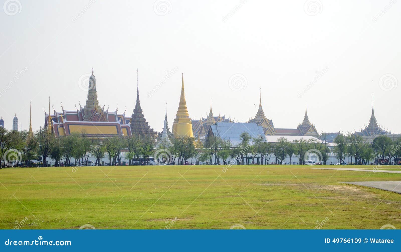 Wat phra kaew editorial stock image. Image of king, bangkpk - 49766109