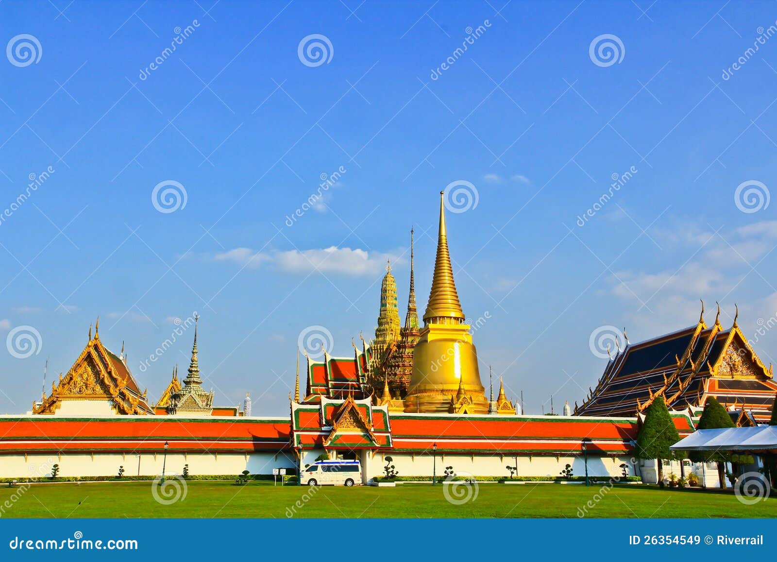 Wat Phra Kaew thailand stock image. Image of pagoda, golden - 26354549