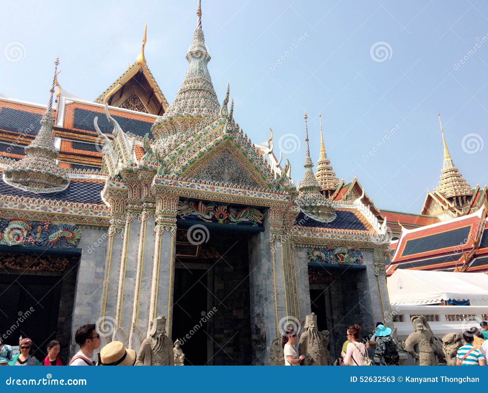 Wat phra kaew editorial stock photo. Image of kaew, worship - 52632563