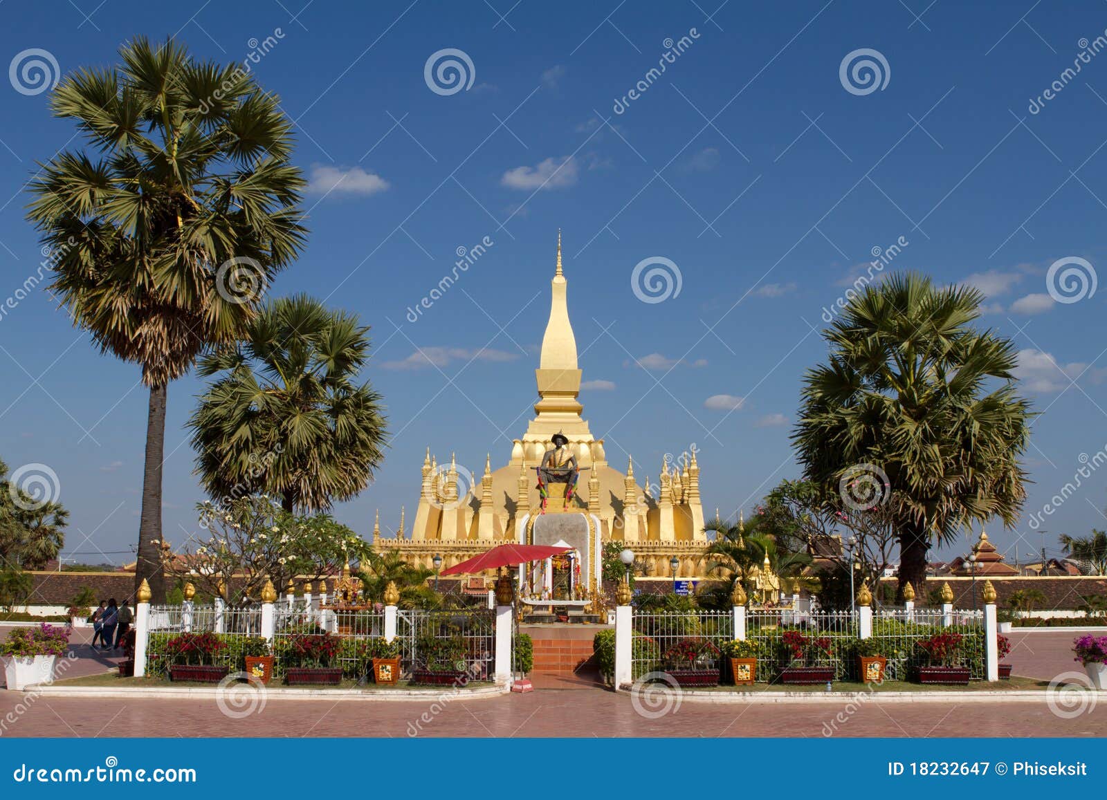 Wat Phra that Luang stock image. Image of luang, monument - 18232647