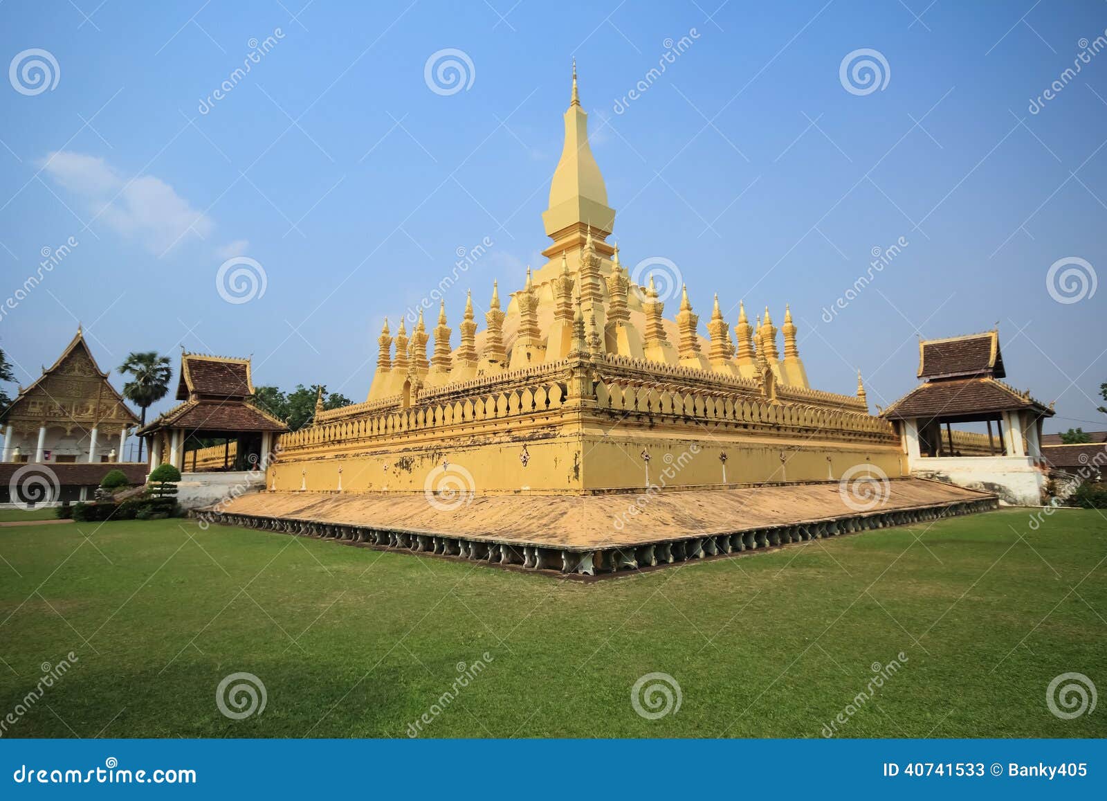 Wat Phra that Luang image stock. Image du asiatique, voyage - 40741533