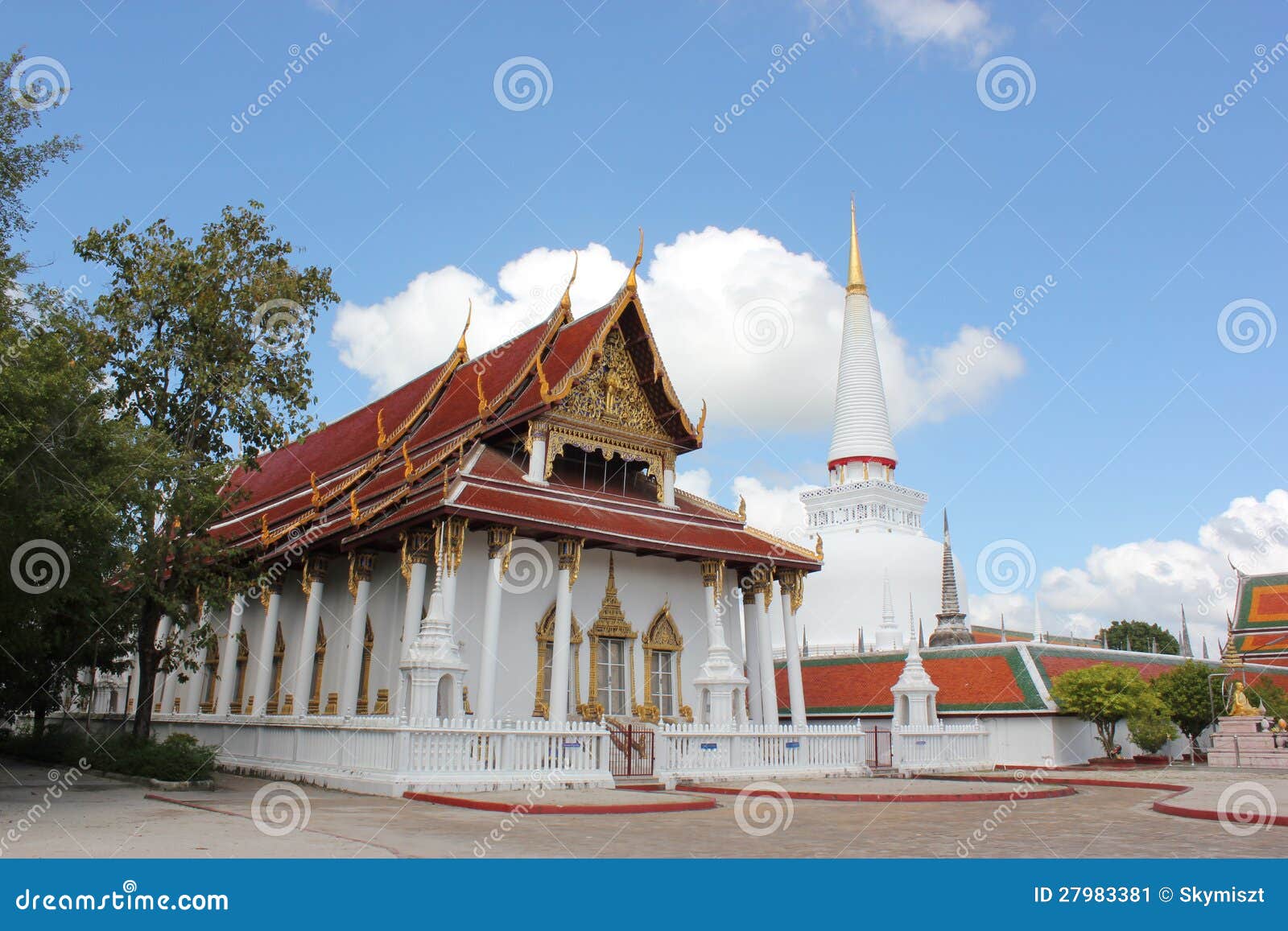 Wat Phra Mahathat Woramahawihan Imagen de archivo - Imagen de templo ...