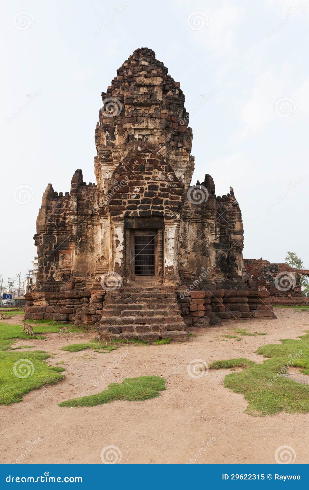 Wat Phra Prang Sam Yot Temple Stock Image - Image of monkey, prang ...