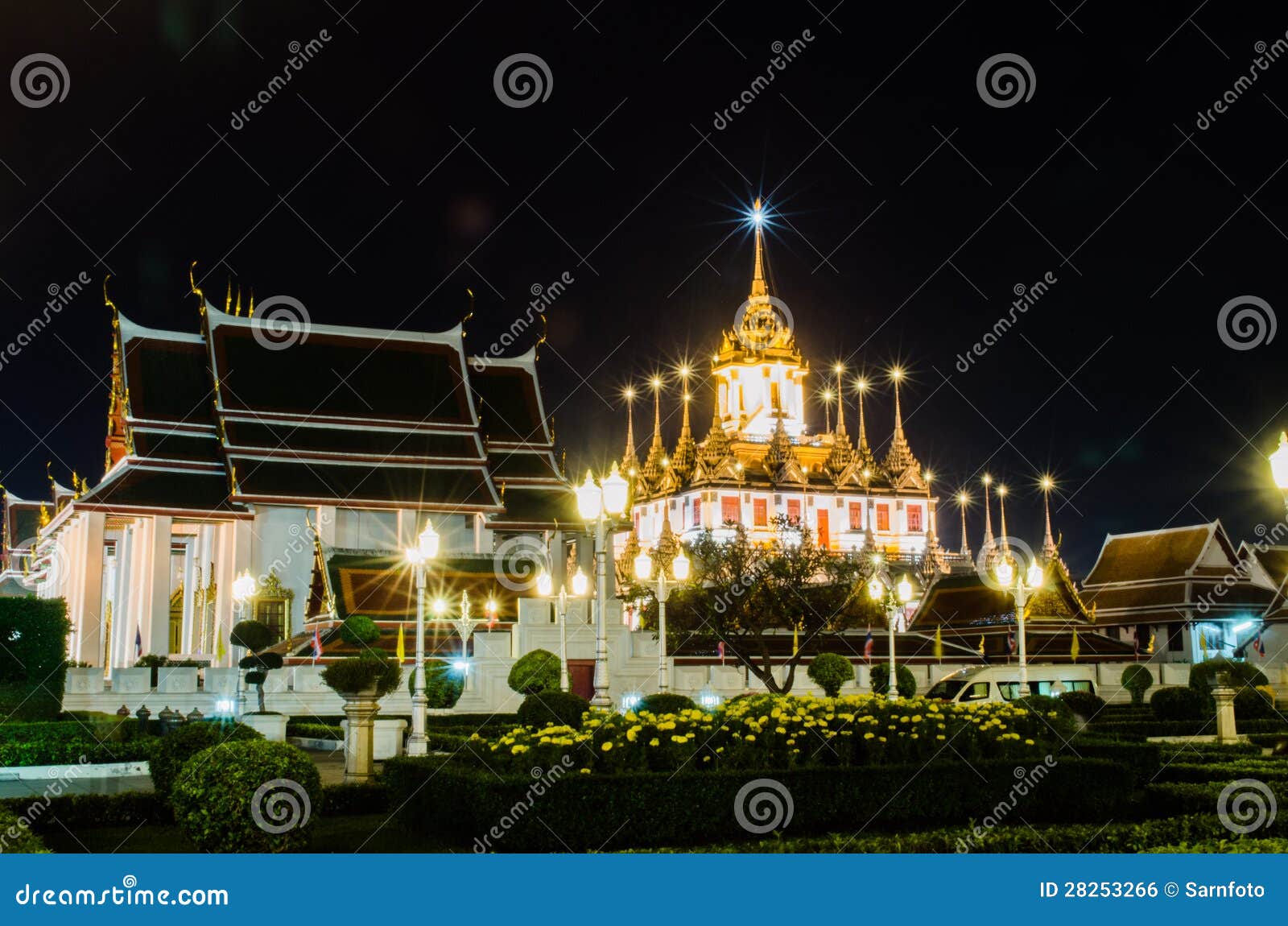 Wat Ratchanaddaram stock photo. Image of siam, people - 28253266