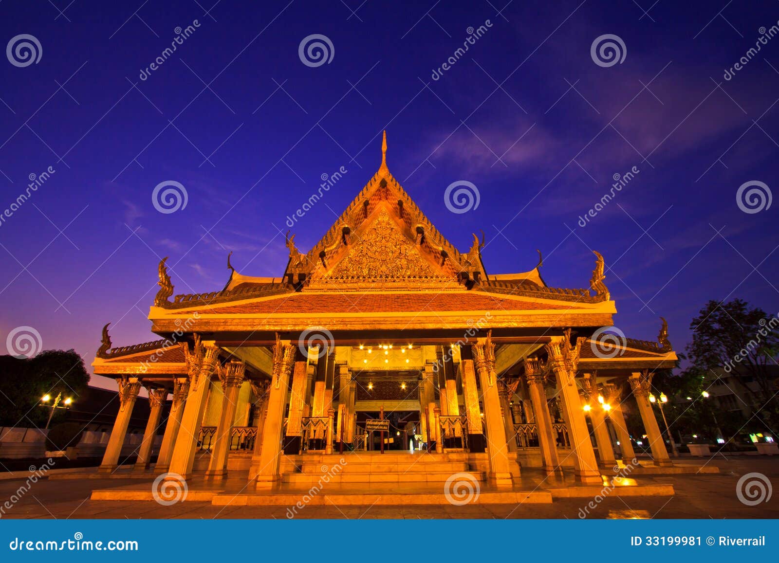 Wat Ratchanaddaram in the Sunset Stock Image - Image of buddhist ...