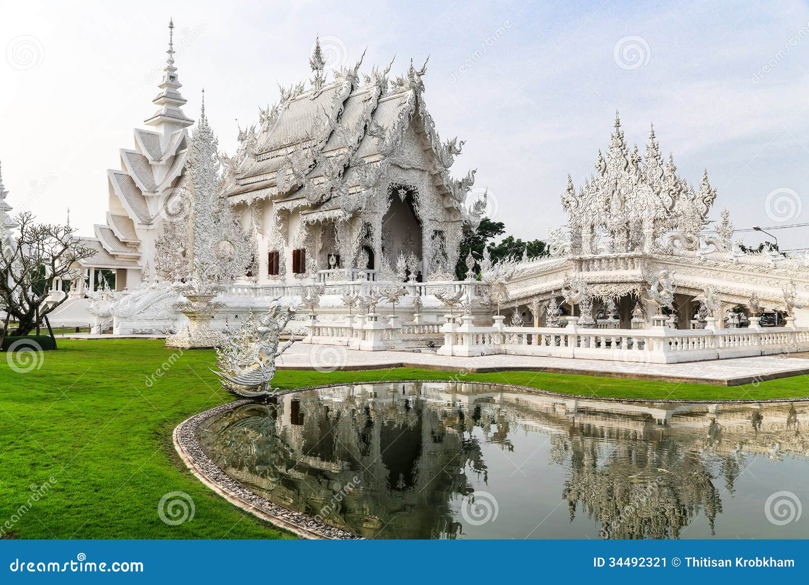 Wat Rong Khun imagen de archivo. Imagen de azul, brillante - 34492321