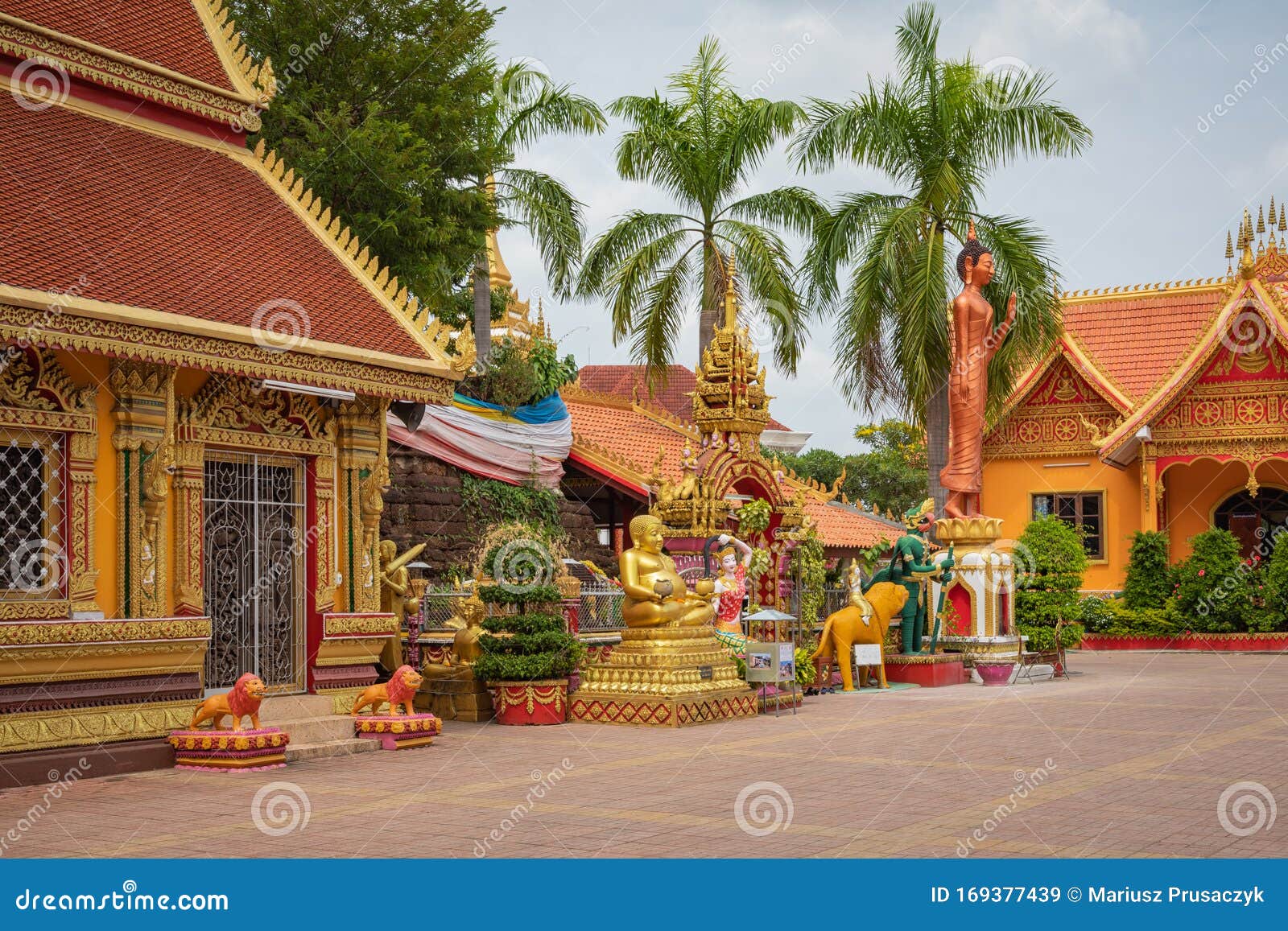 Wat Si Muang Buddhist Monastery in Vientiane, Laos Editorial Stock ...