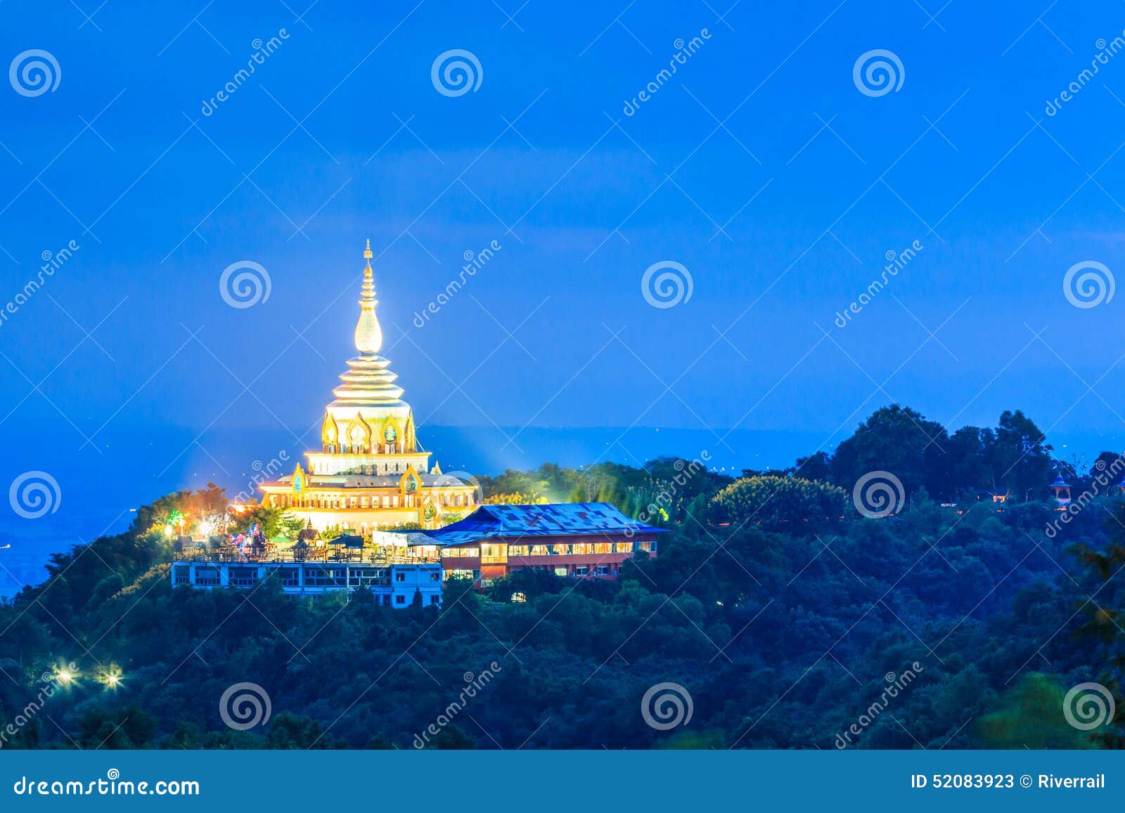 Wat Thaton in the sunset stock image. Image of bangkok - 52083923