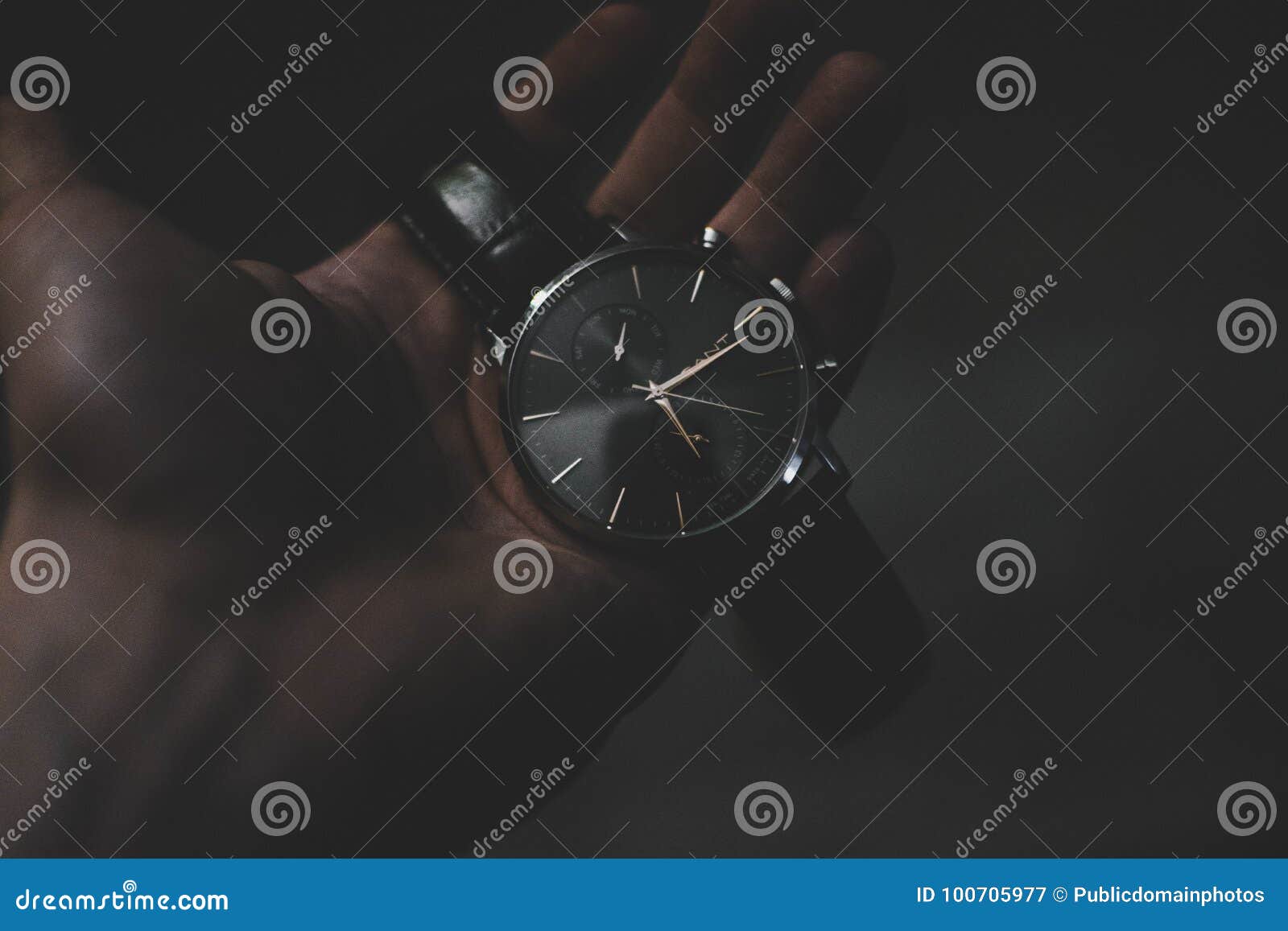 Watch, Close Up, Photography, Wrist Picture. Image: 100705977