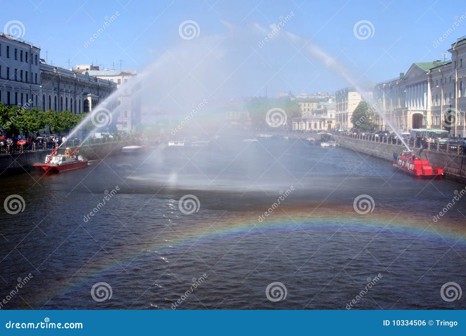 Water Arch and Rainbow Arch Stock Photo - Image of tradition, boat ...