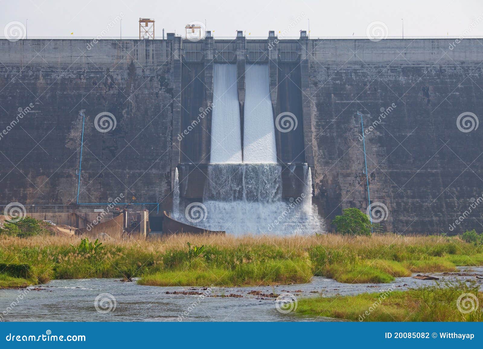 Water barrier dam stock photo. Image of outdoors, hydroelectric - 20085082