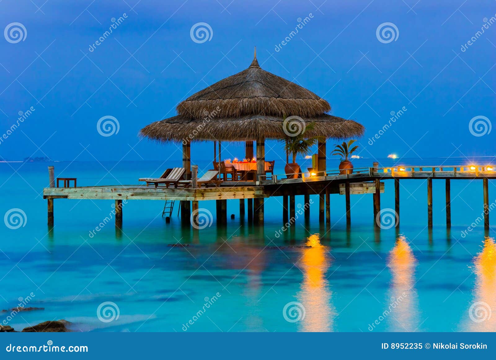 Water cafe at evening stock image. Image of hotel, kuramathi - 8952235