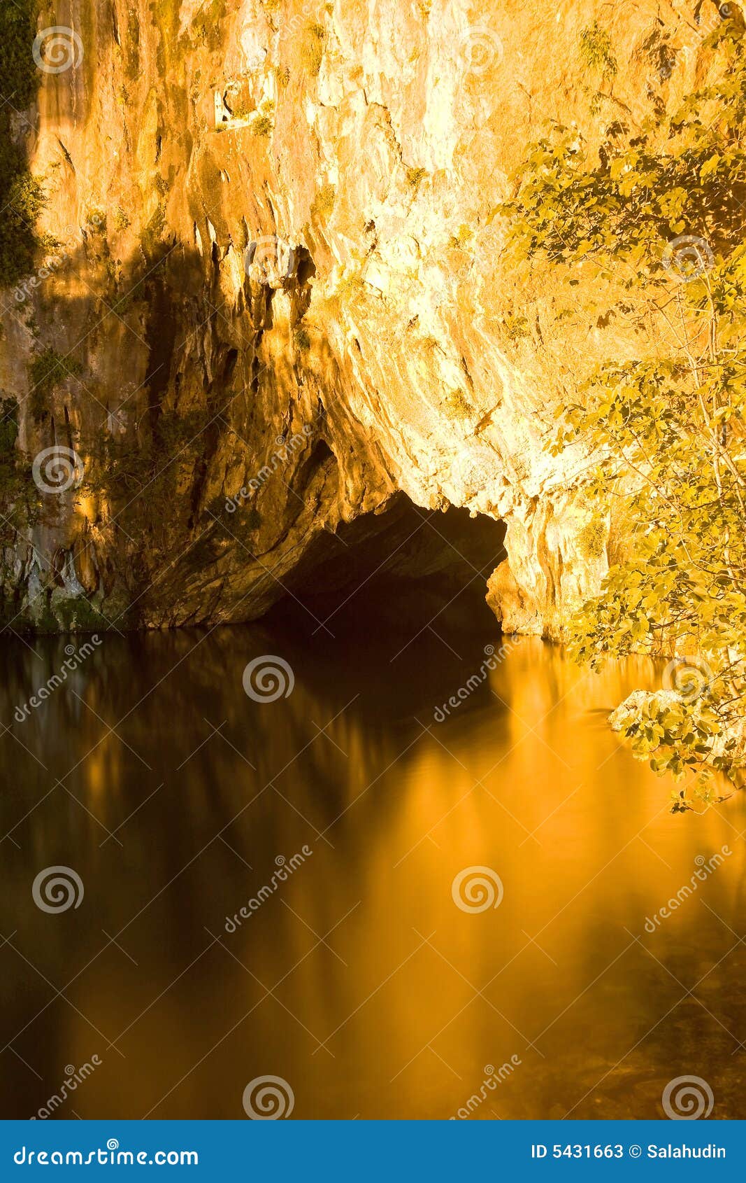 Water cave stock image. Image of reflection, lights, stream - 5431663