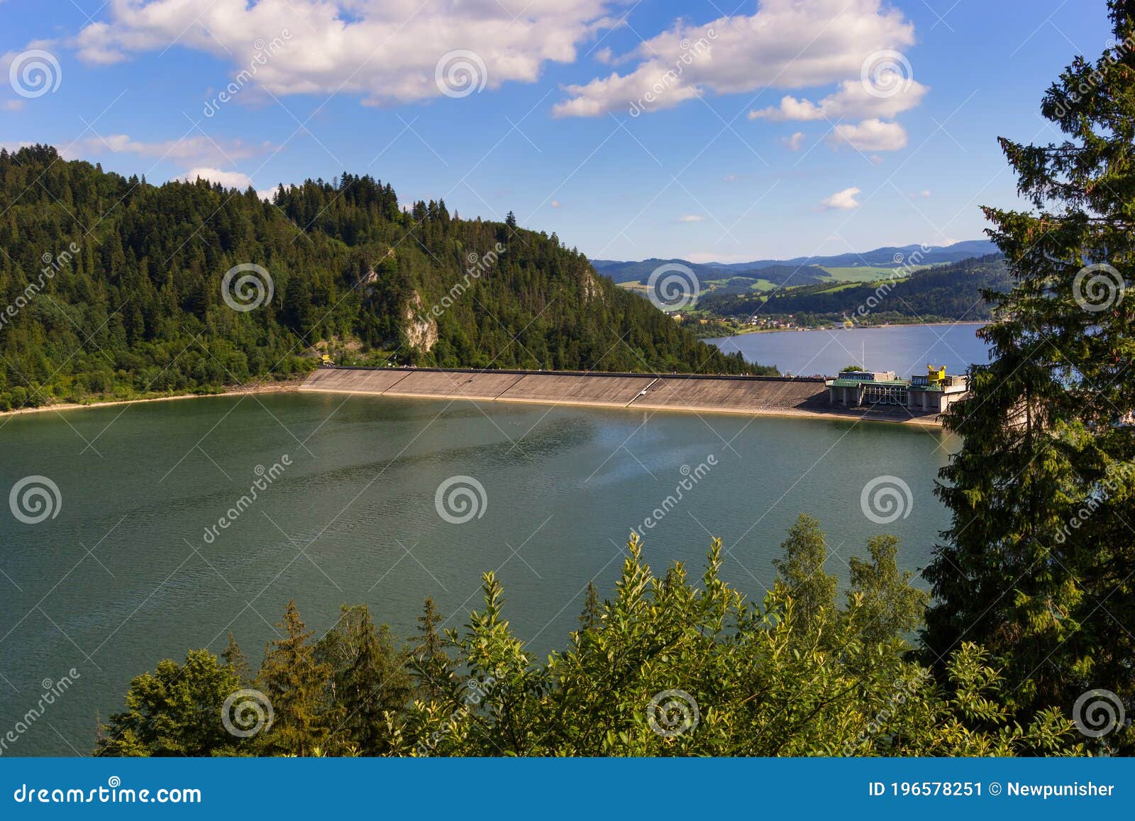 Water Dam on Lake Czorsztyn Stock Image - Image of mountain, building ...