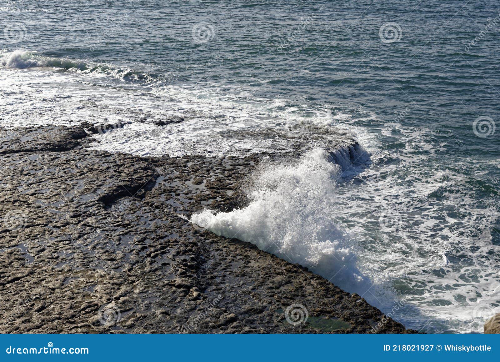 Water Dancing on Dancing Ledge Stock Image - Image of horizontal, ocean ...
