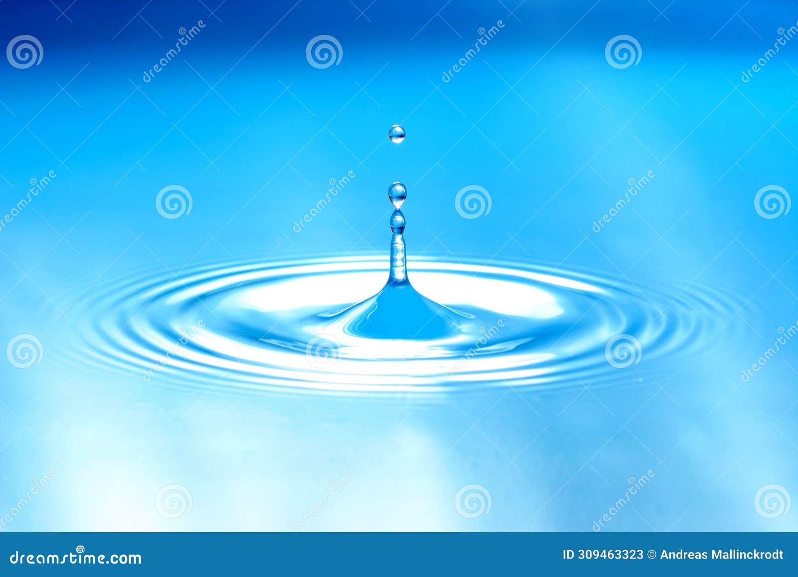 Water Drop Dripping, Causing Circular Waves Stock Illustration ...