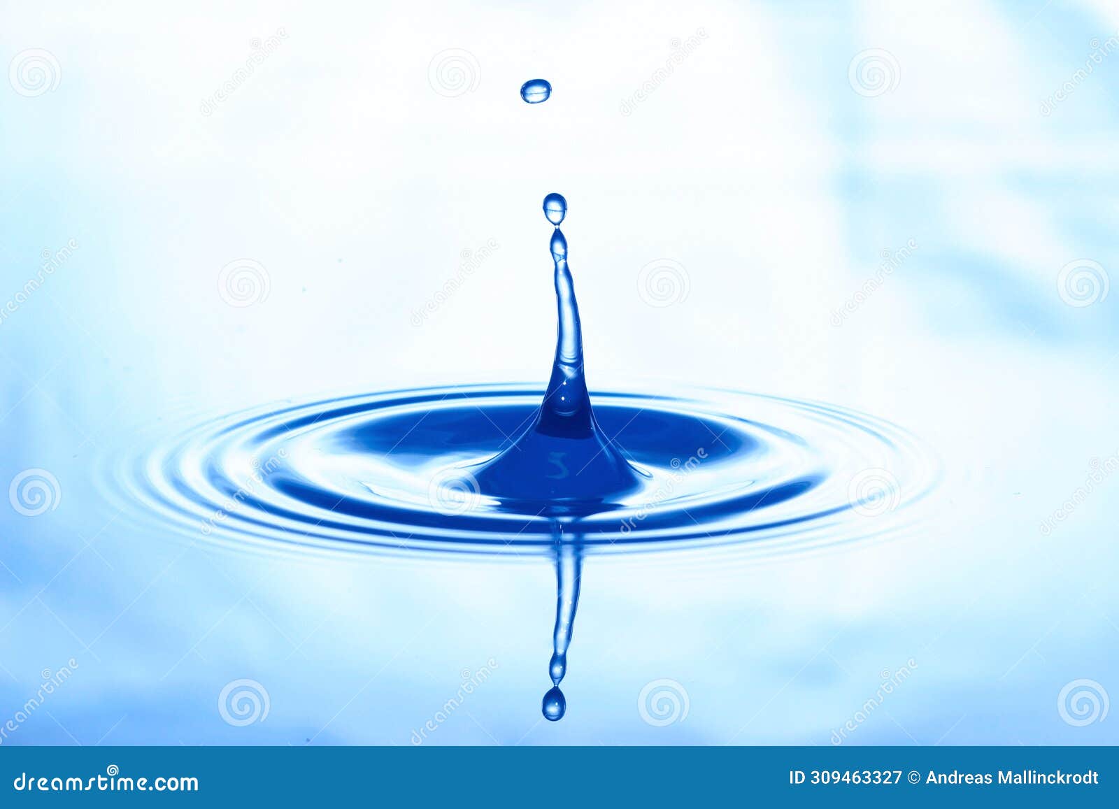 Water Drop Dripping, Causing Circular Waves Stock Illustration ...