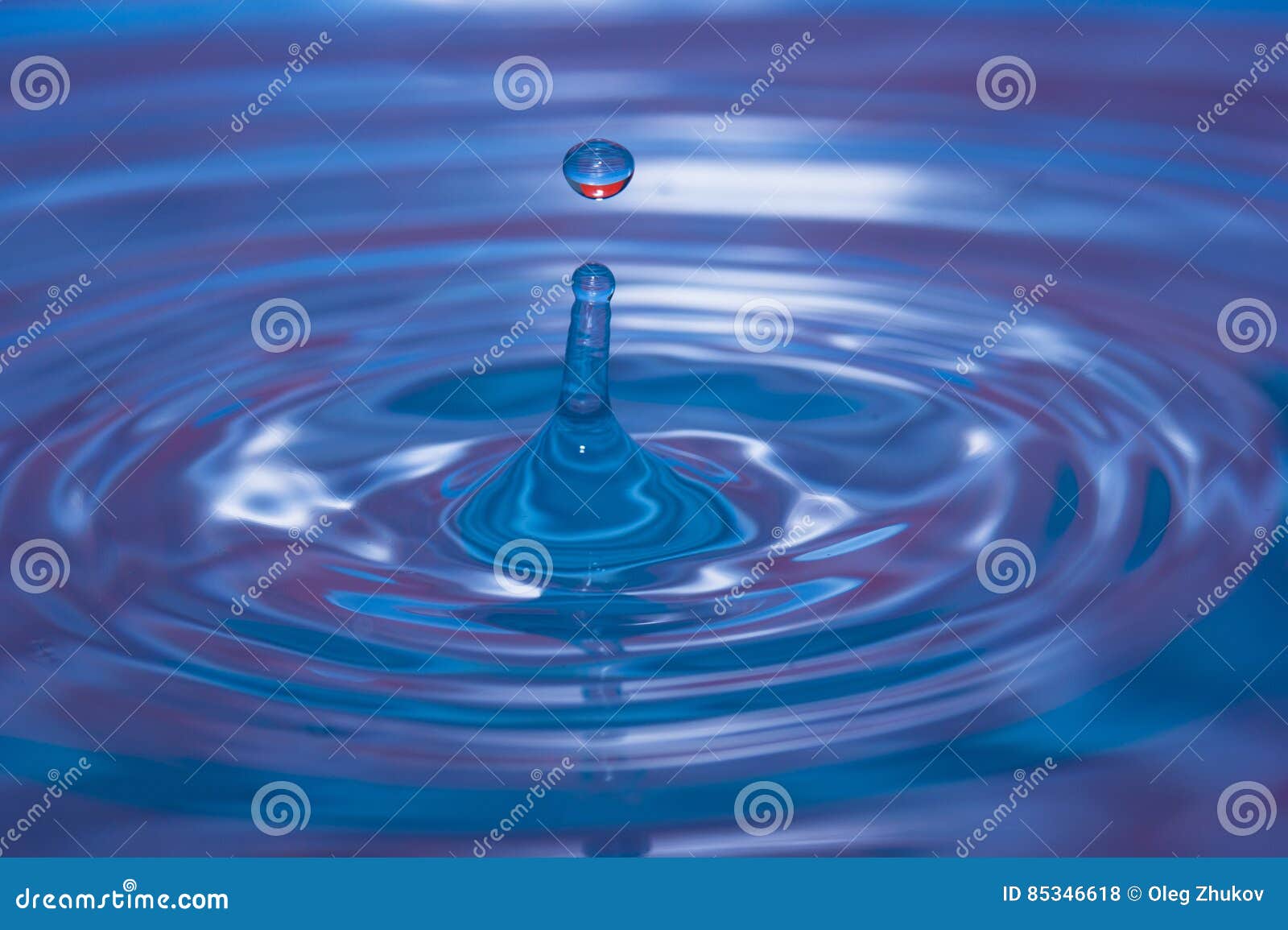 Water Drop Falling into Water Stock Photo - Image of cold, clear: 85346618