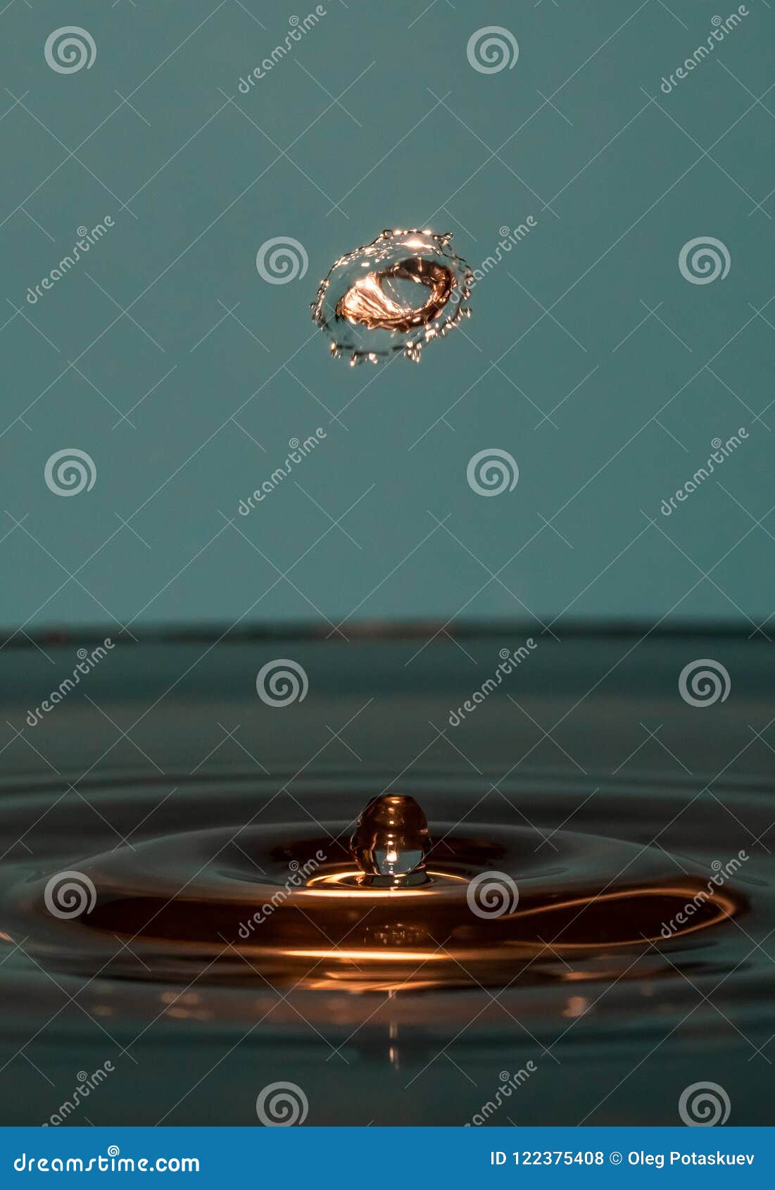 Drops of Water Fall into the Water Stock Photo - Image of bubble, macro ...