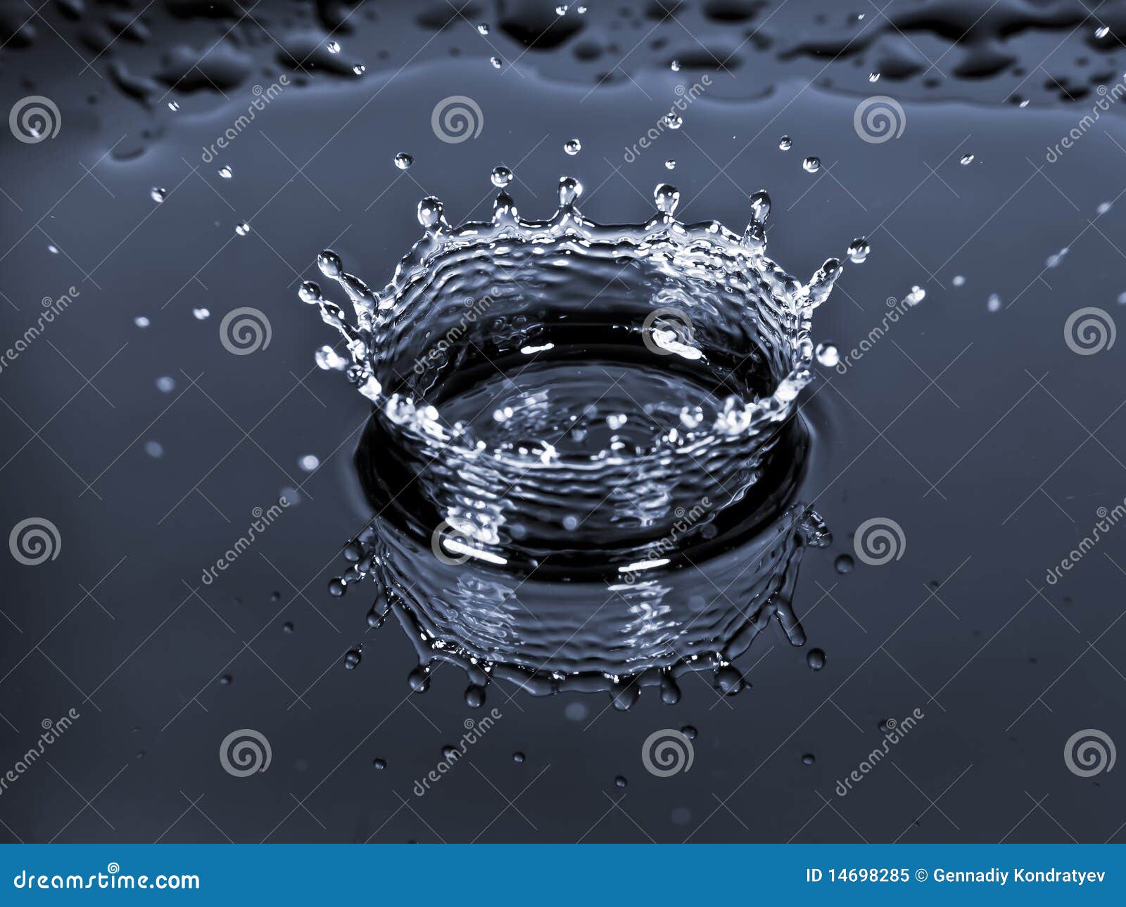 Water drop splash crown stock image. Image of drop, clean - 14698285