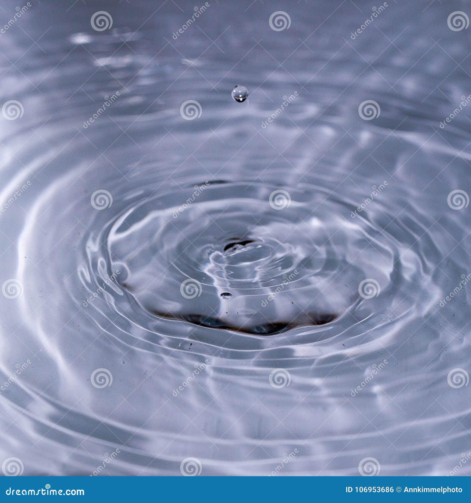 Water Droplets Falling into Water Making Waves Interferention P Stock ...
