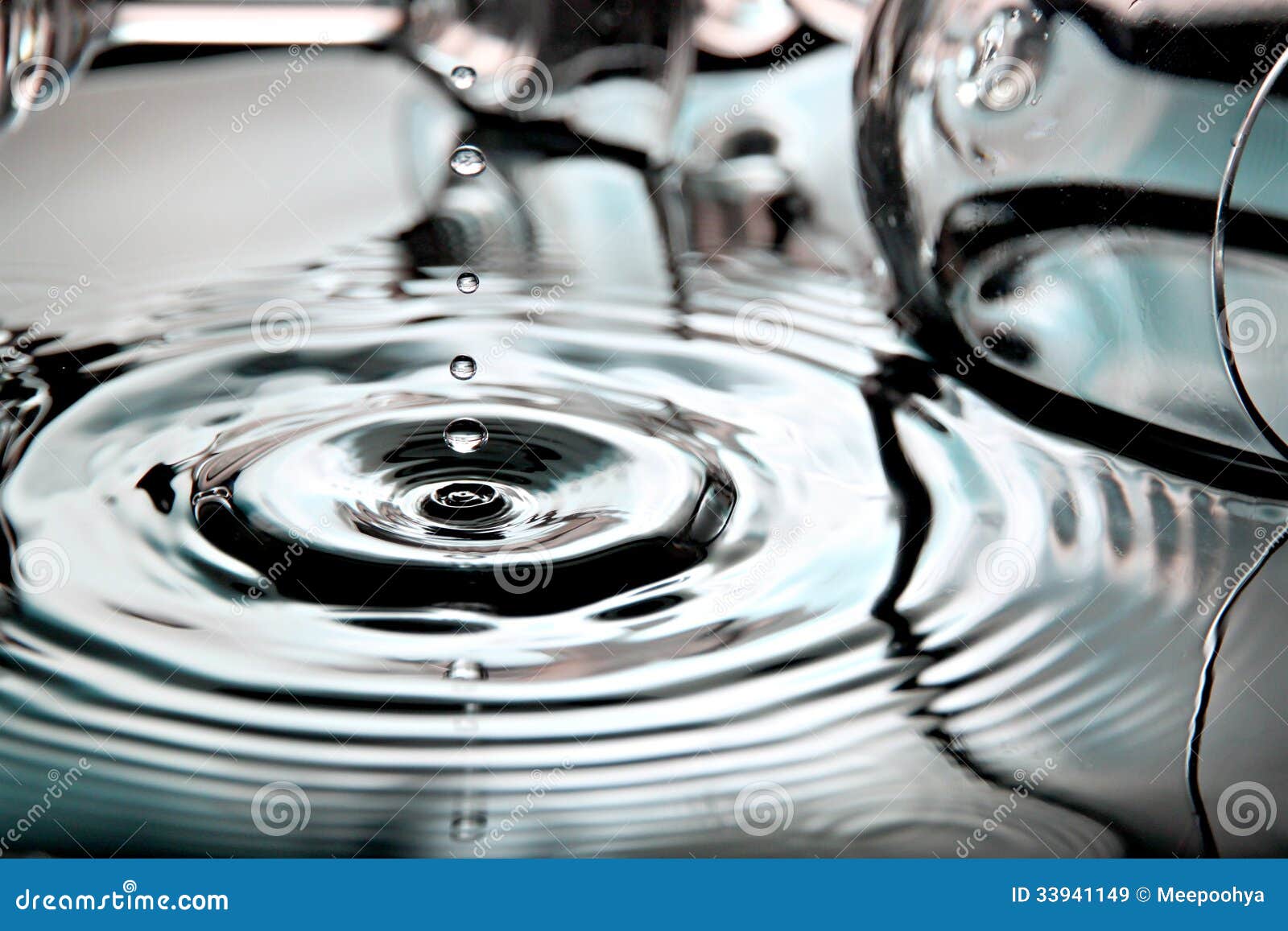 The Water Drops a Beautiful Shape in Pool. Stock Image - Image of ...