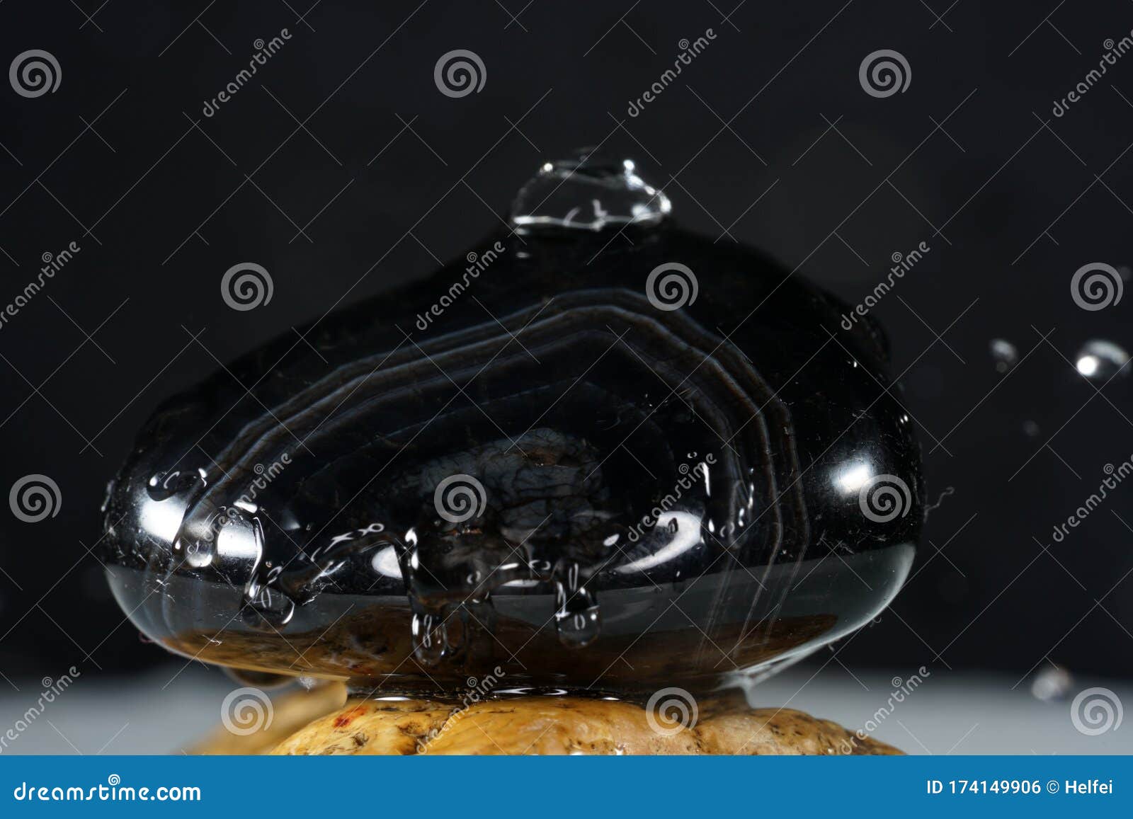 Water Drops with High-speed Flashes and Automatic Drip Photographed in ...