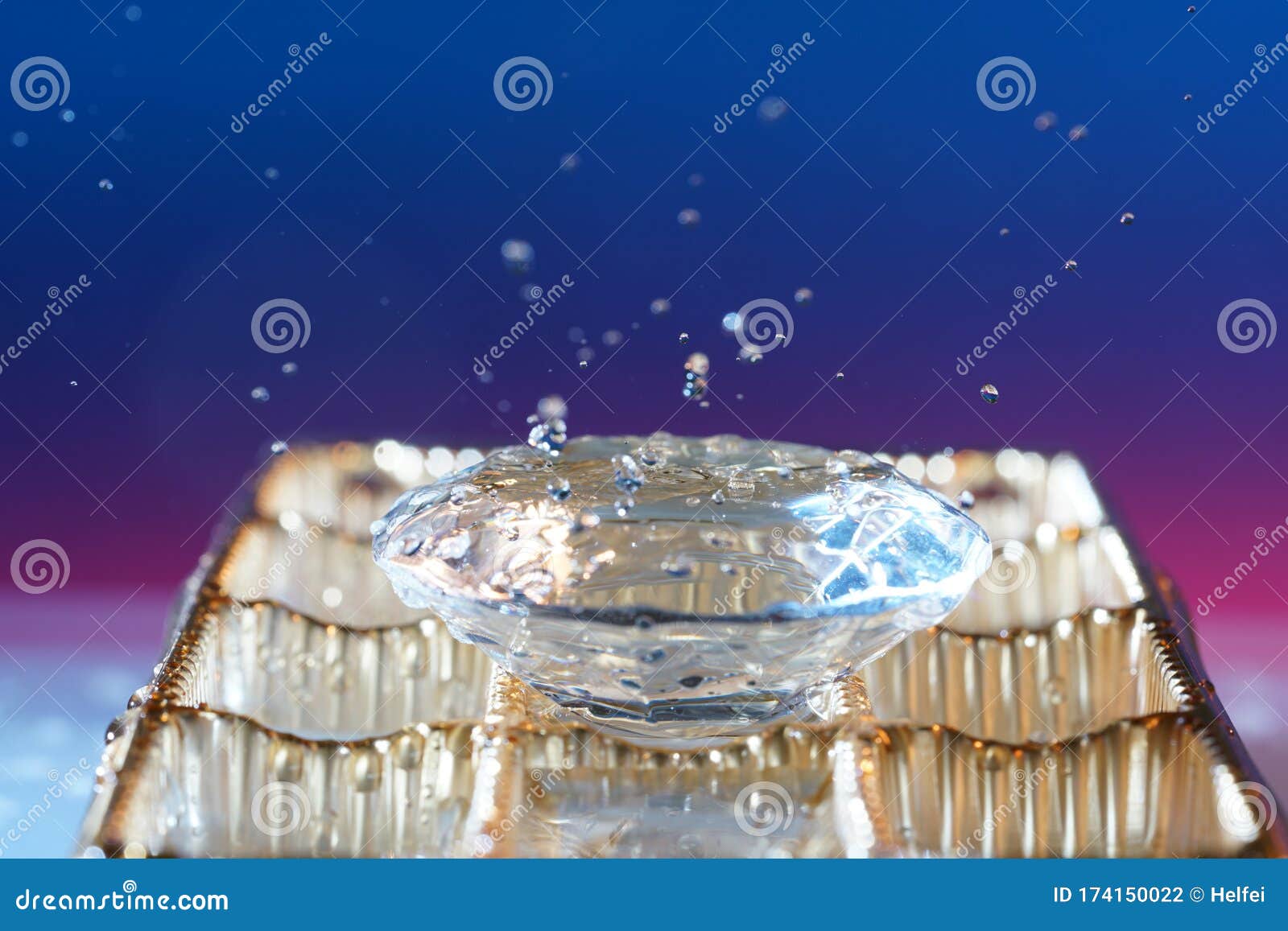 Water Drops with High-speed Flashes and Automatic Drip Photographed in ...