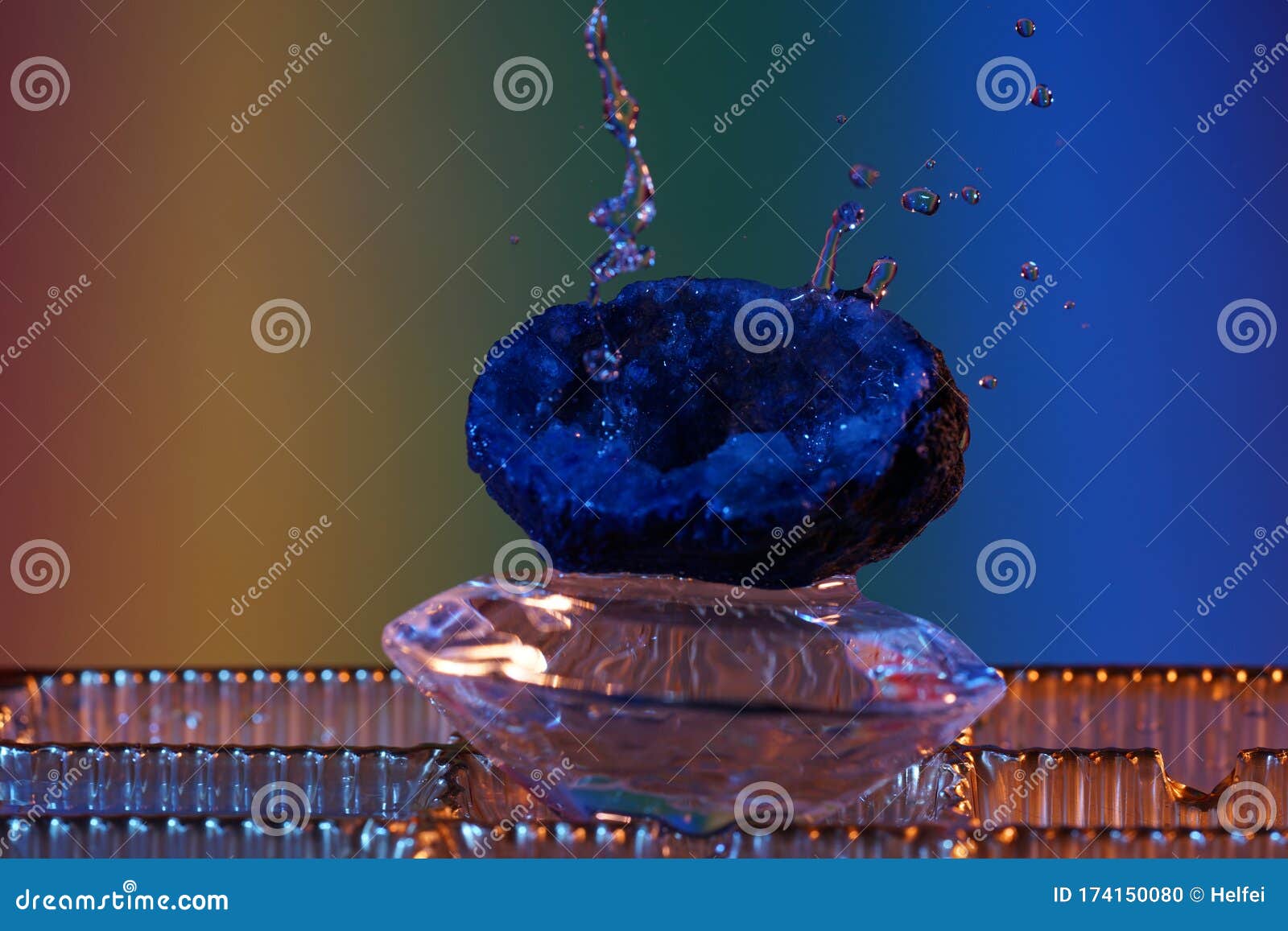 Water Drops with High-speed Flashes and Automatic Drip Photographed in ...