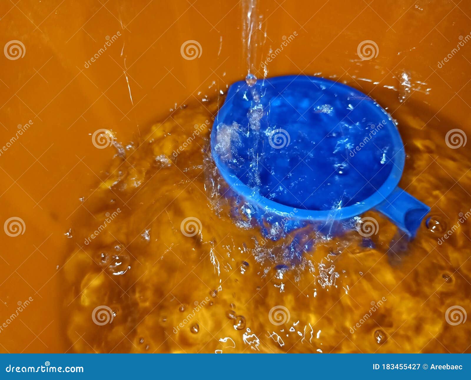 Water Falling To the Bucket Stock Image - Image of leaf, fruit: 183455427