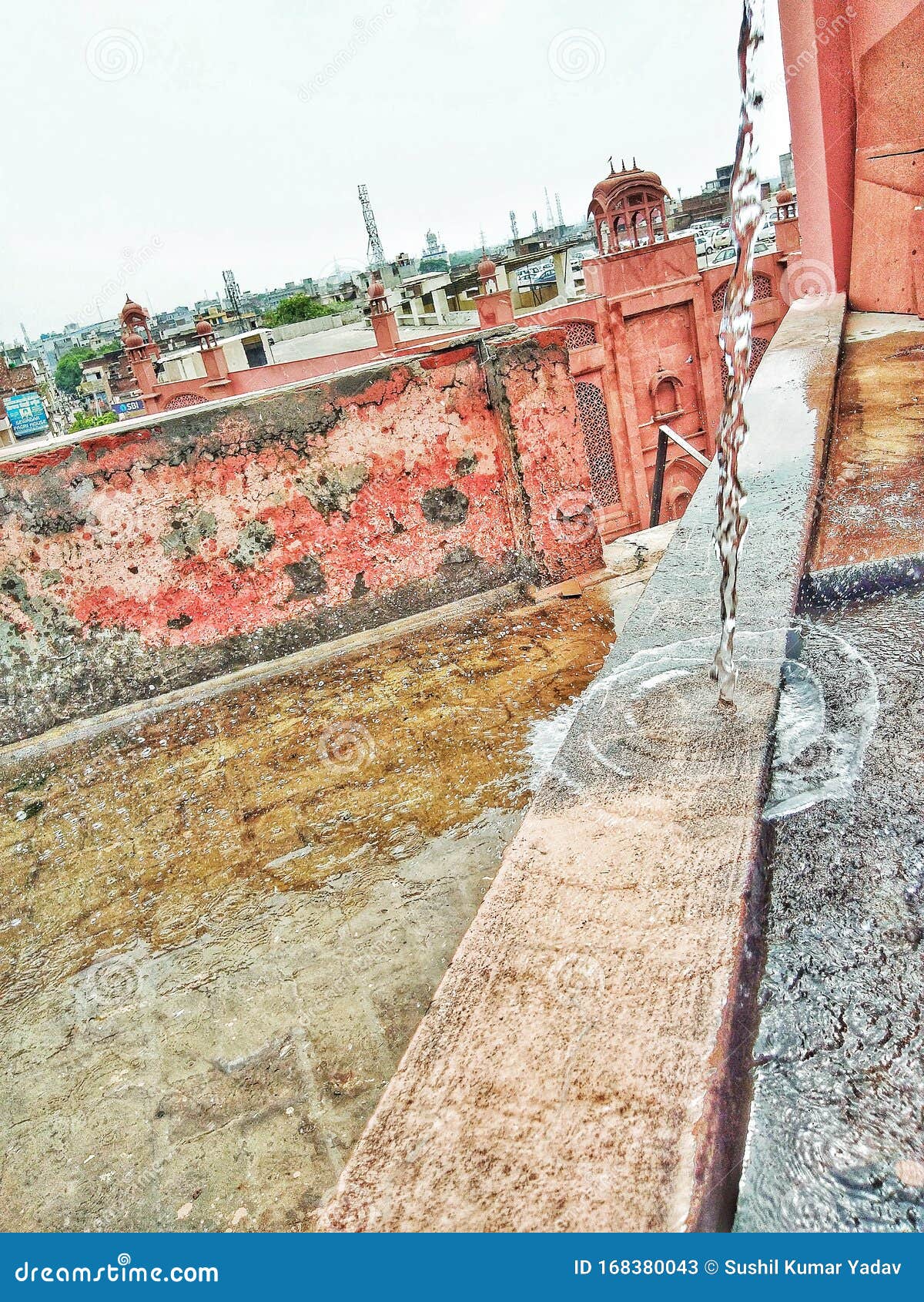 Water Flow on Plane Surface of Wall Stock Image - Image of plane, flow ...