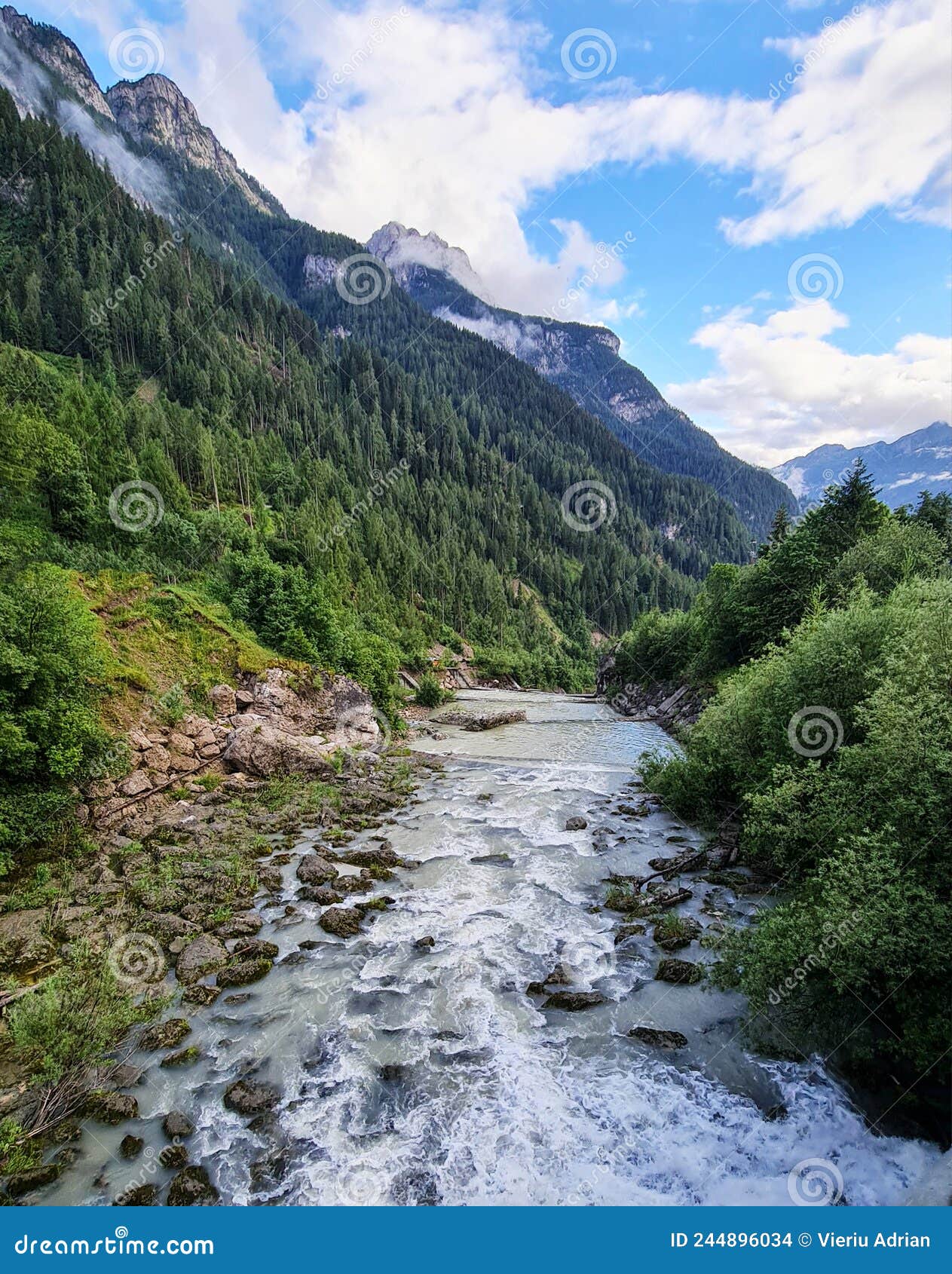 Water Flowing through the Mountains , Beautiful Nature Background Stock ...