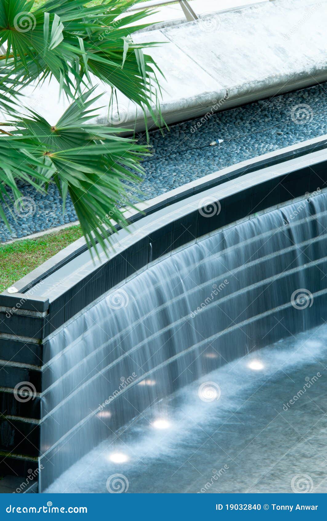 Water Fountain And Weeping Willow Tree At Botanical Garden Stock Photo ...