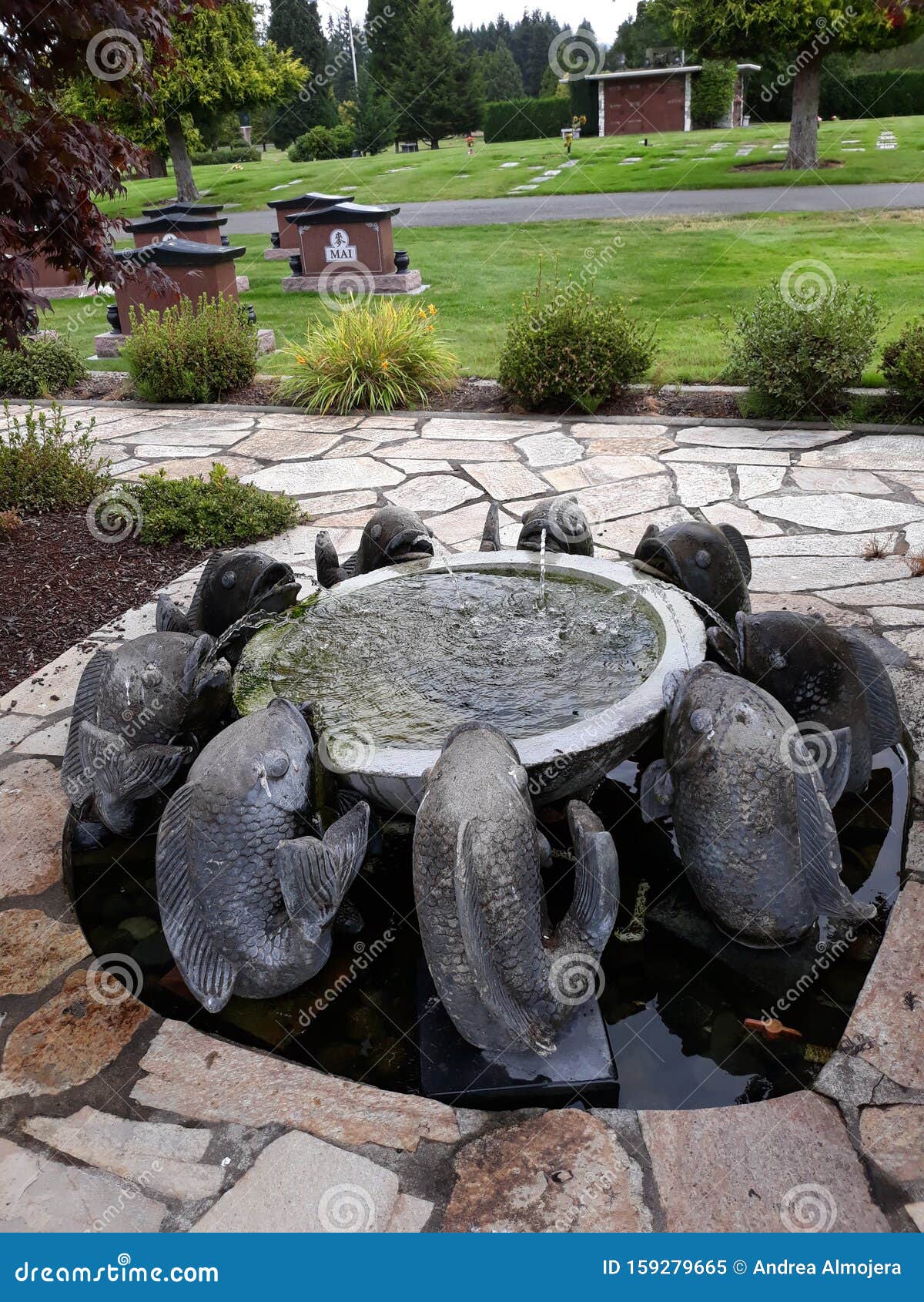 WATER FOUNTAIN FISH editorial image. Image of fountain - 159279665