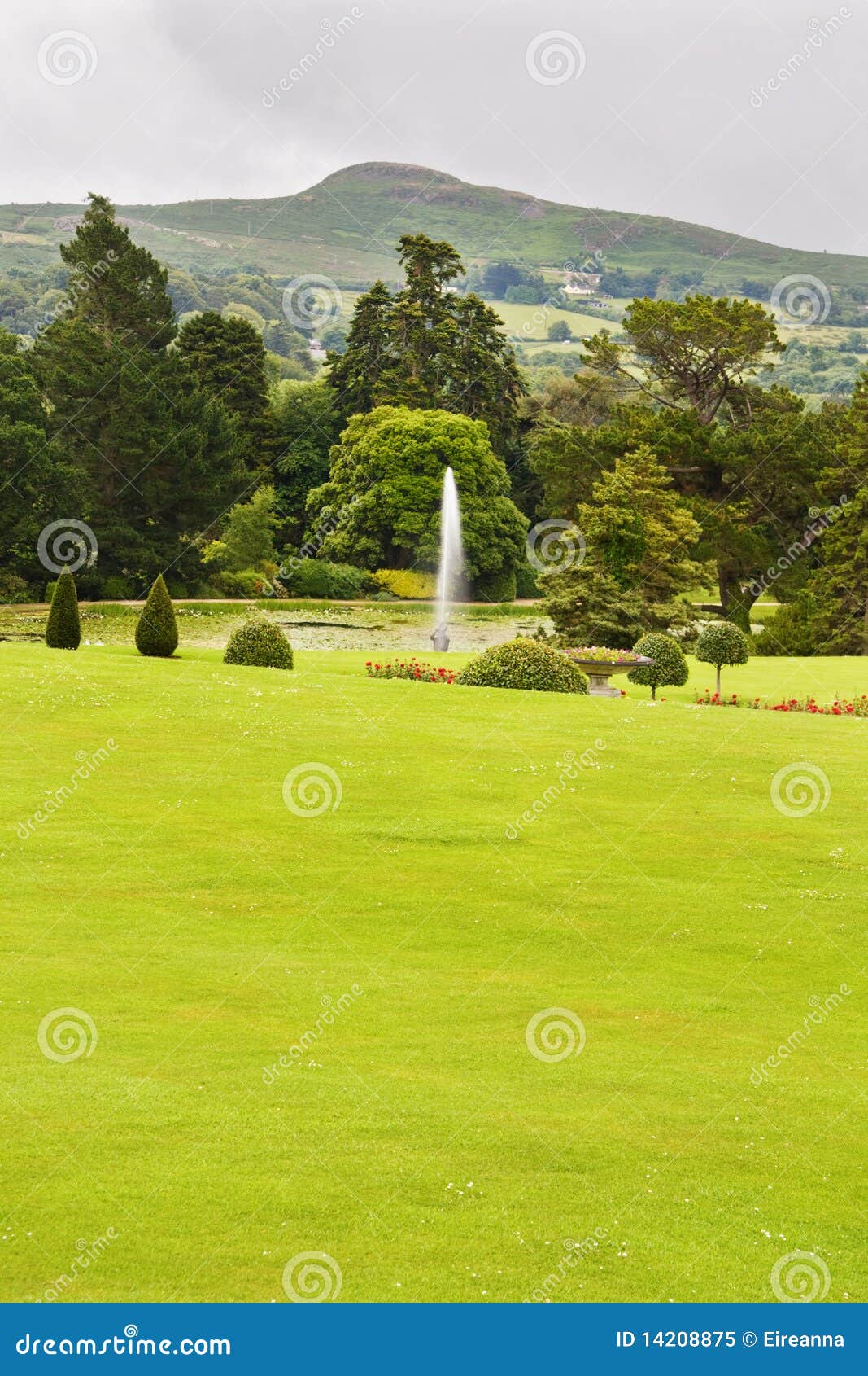 Water Fountain at Powerscourt, Ireland Stock Image - Image of landscape ...